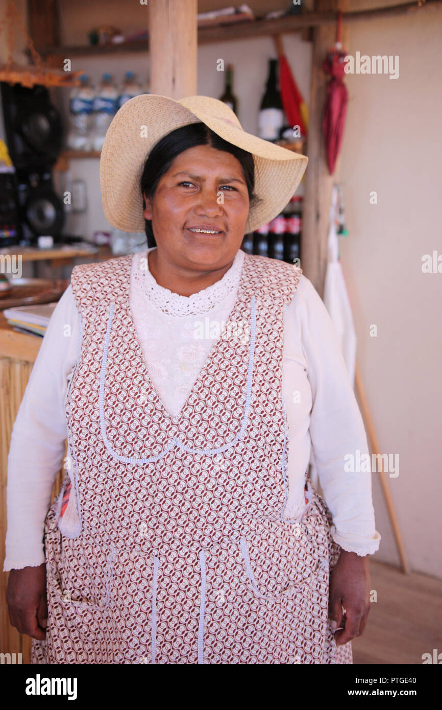 Gente bolivia hi-res stock photography and images - Alamy