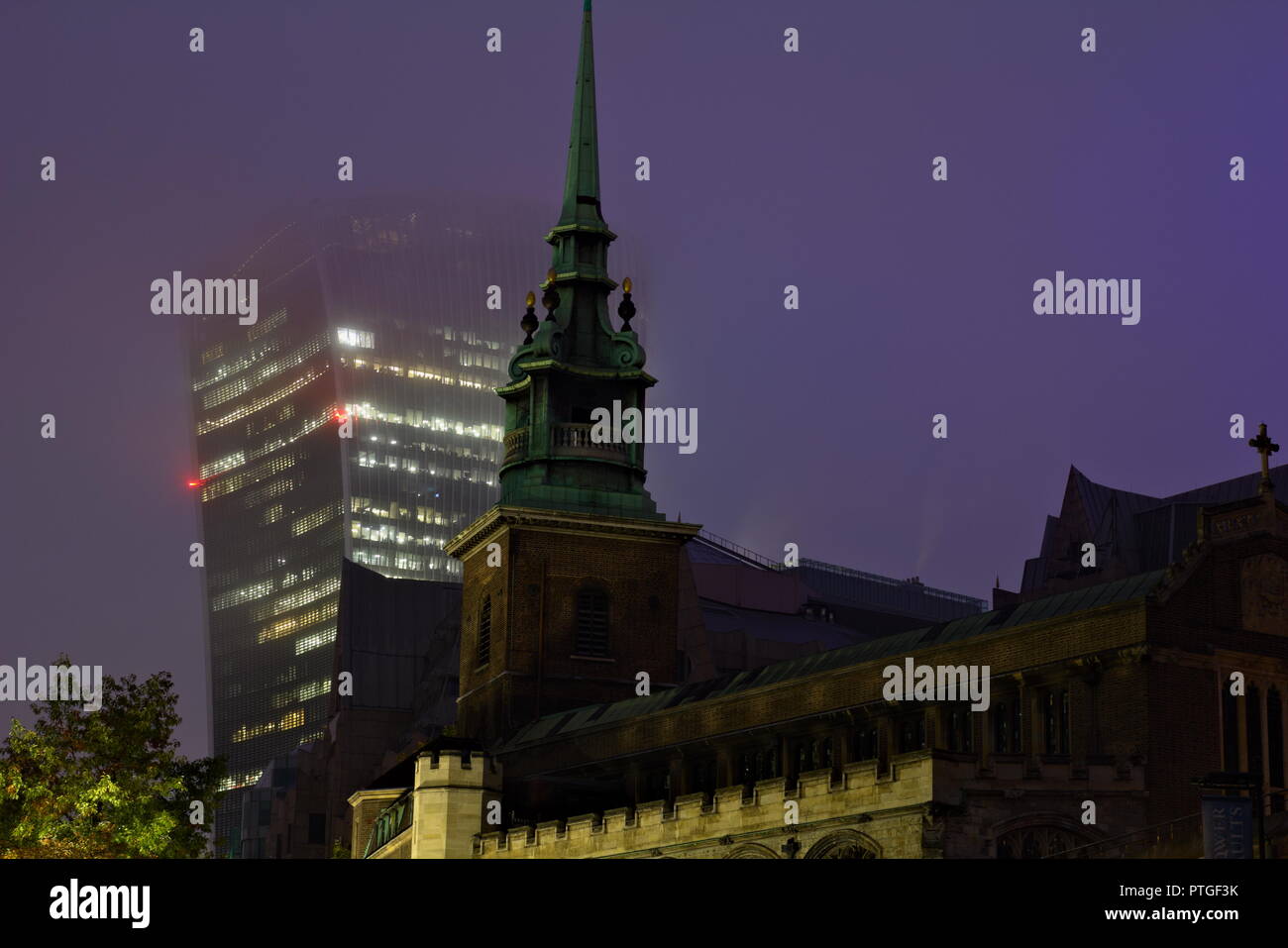 Byward Tower Of London High Resolution Stock Photography and Images - Alamy