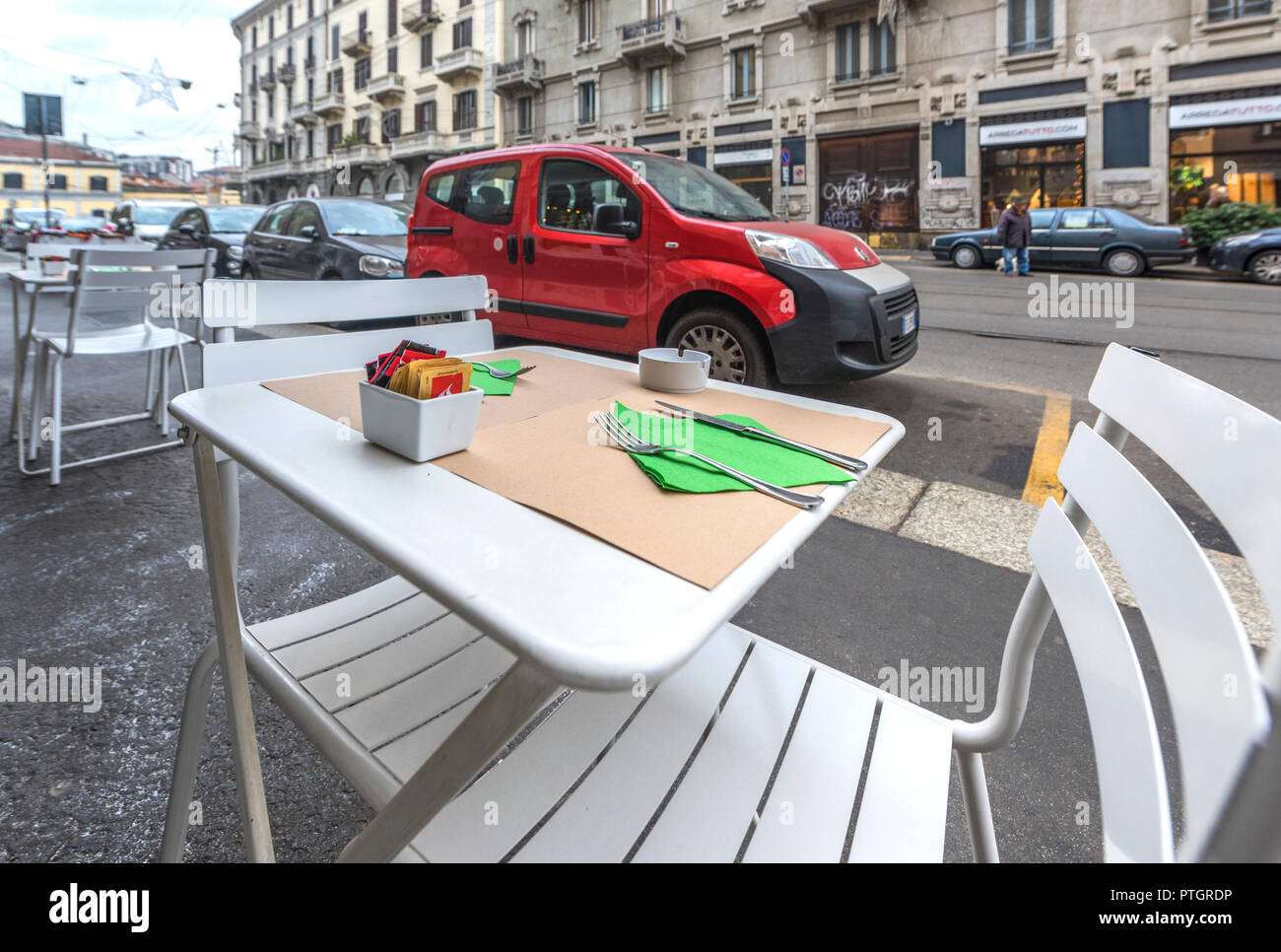 Milan italy cafe hi-res stock photography and images - Alamy