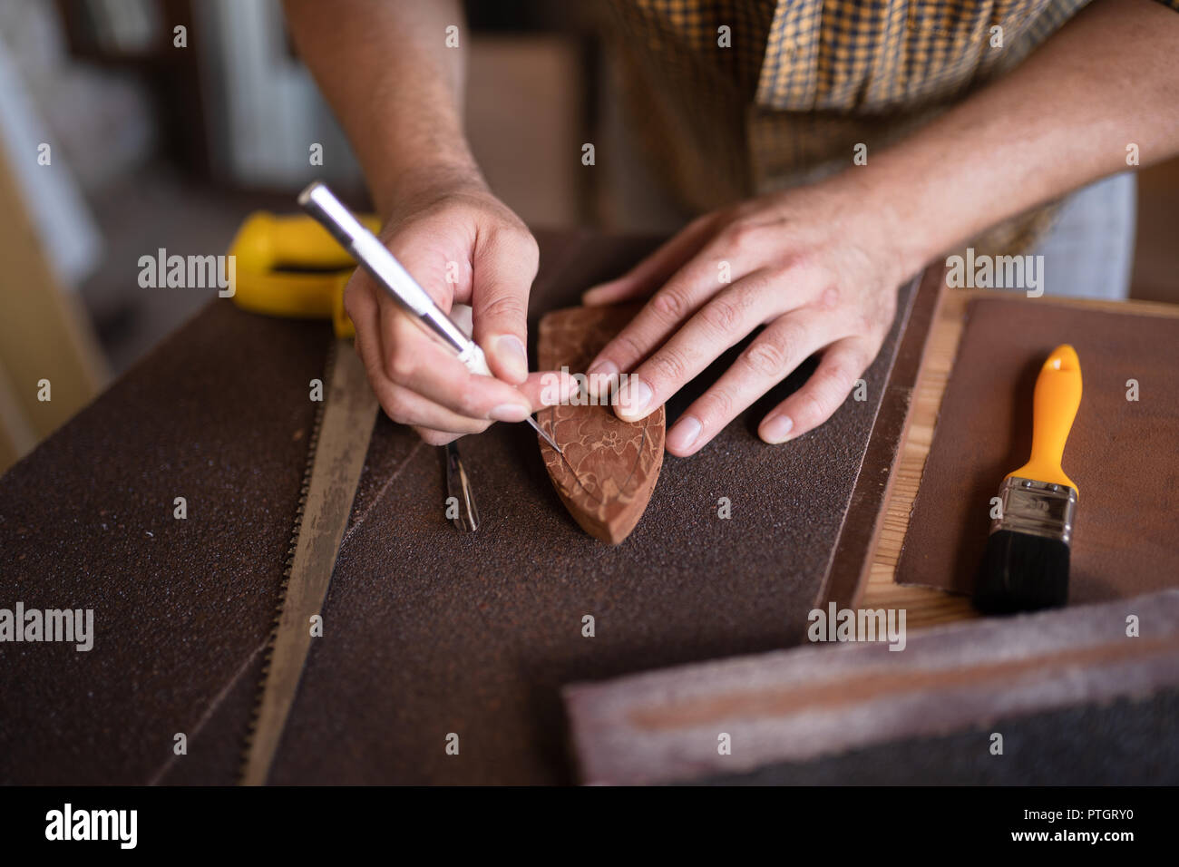 A joiner using his chisel Stock Photo - Alamy