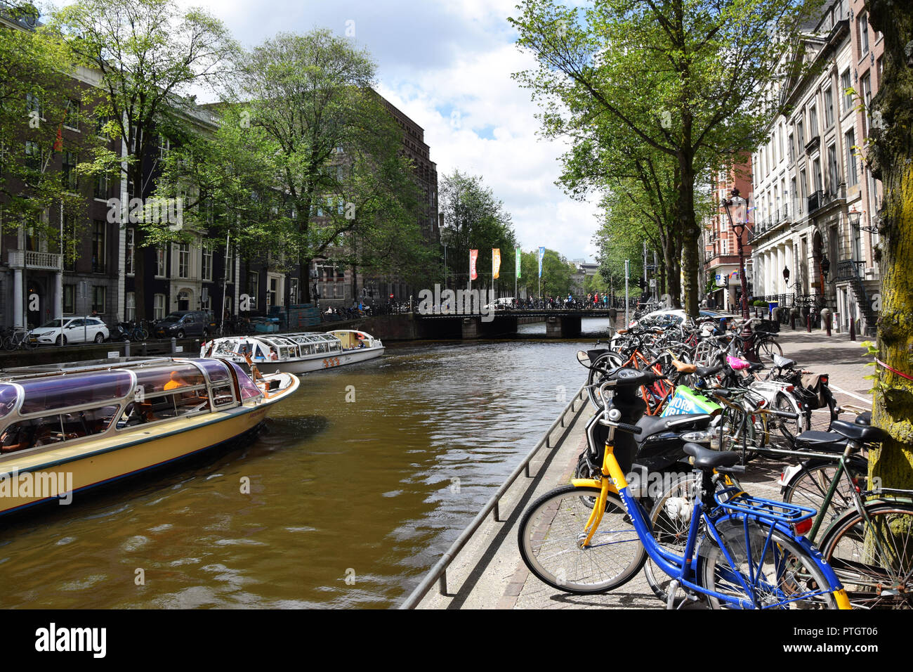 Herengracht - Canals in the city of Amsterdam, Holland, Netherlands ...