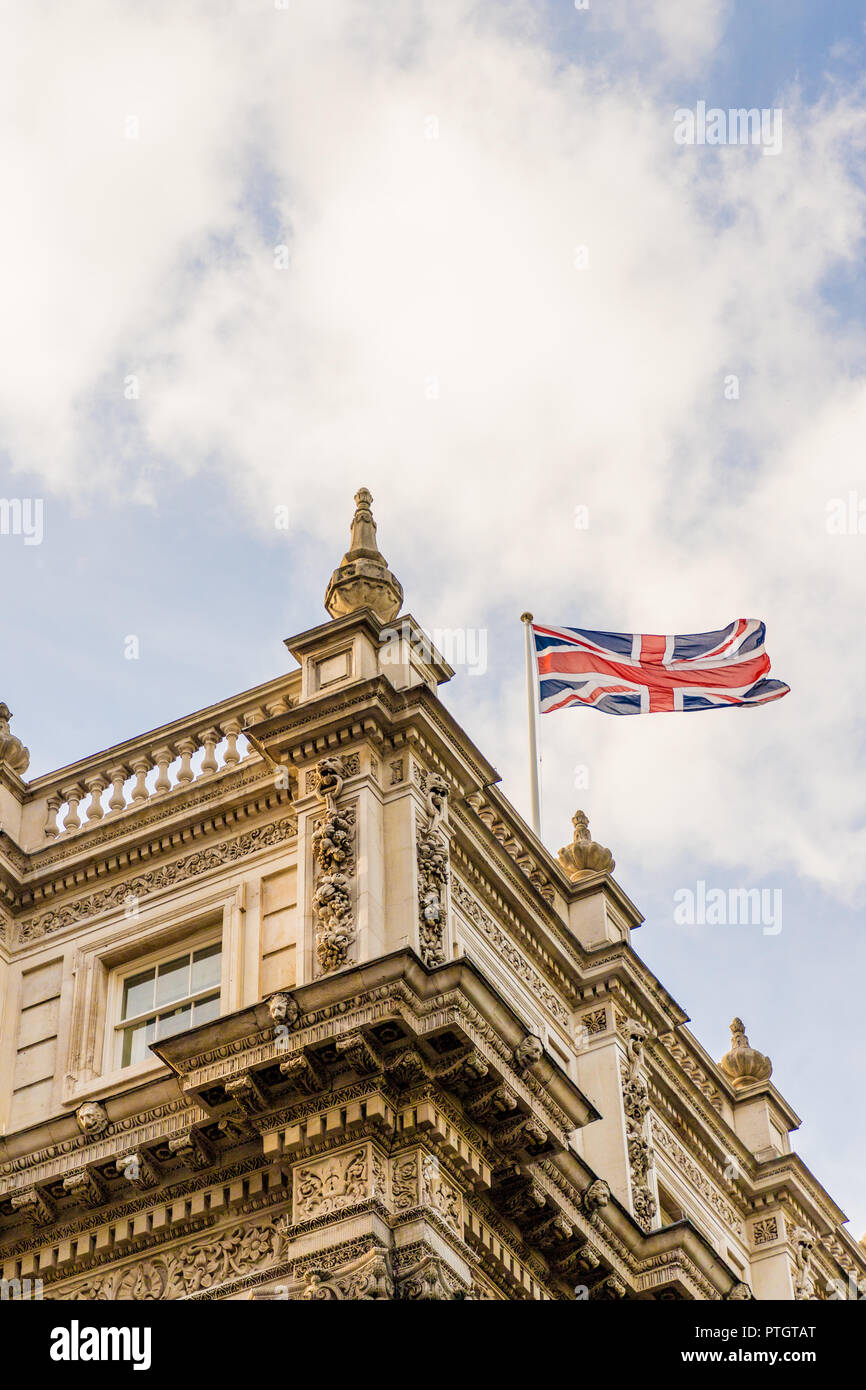 Typical english building hi-res stock photography and images - Alamy