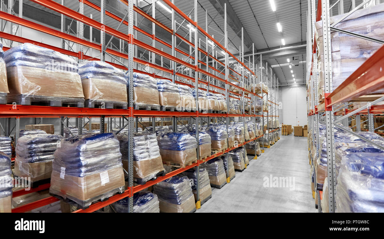 cargo storing at warehouse shelves Stock Photo - Alamy