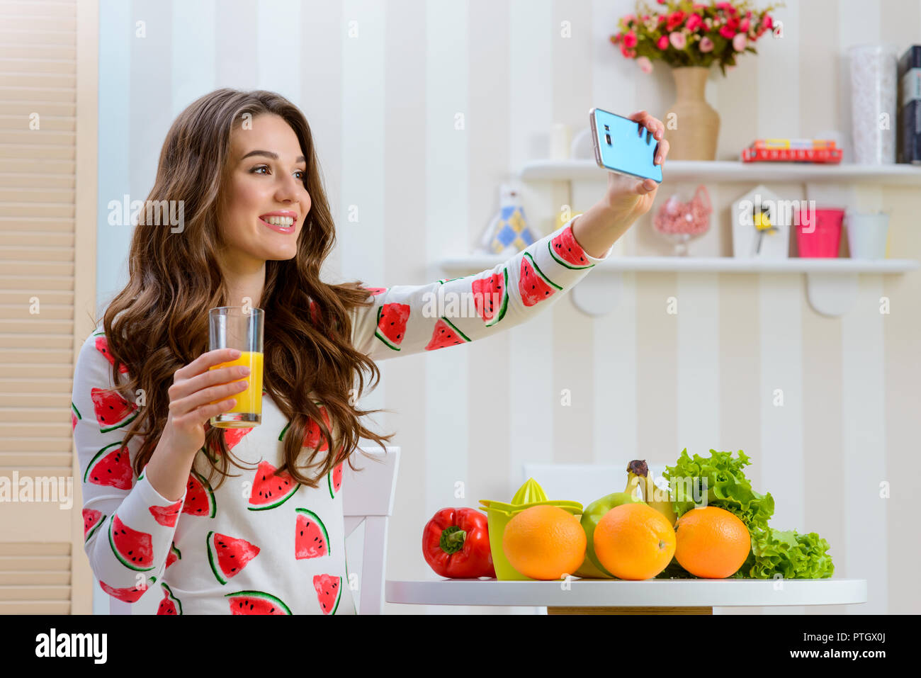 Live streams hi-res stock photography and images - Alamy