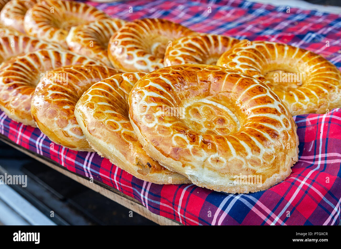 Round flatbread hi-res stock photography and images - Alamy