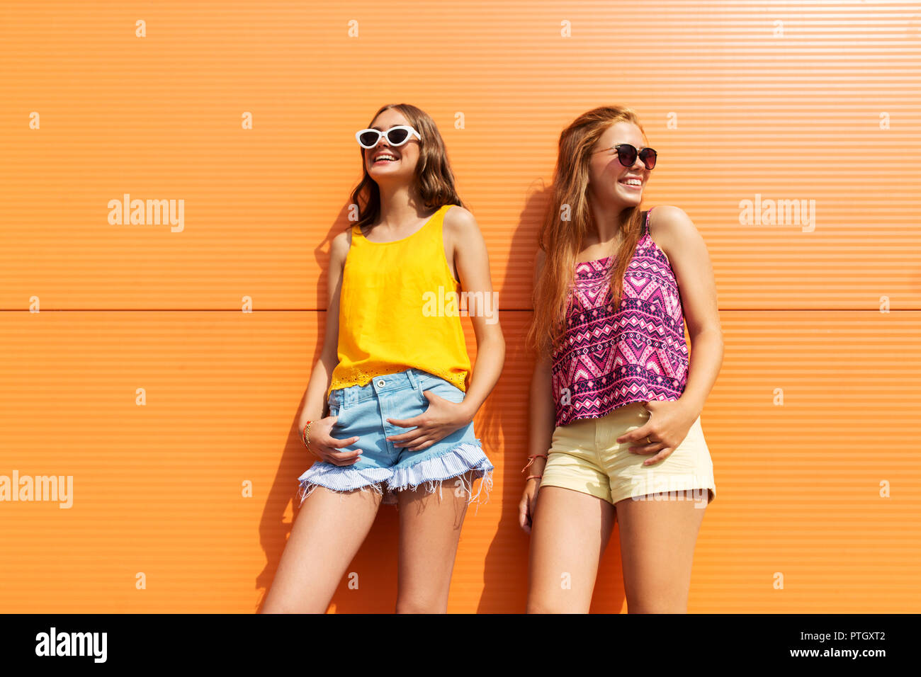 Girls in summer hi-res stock photography and images - Alamy