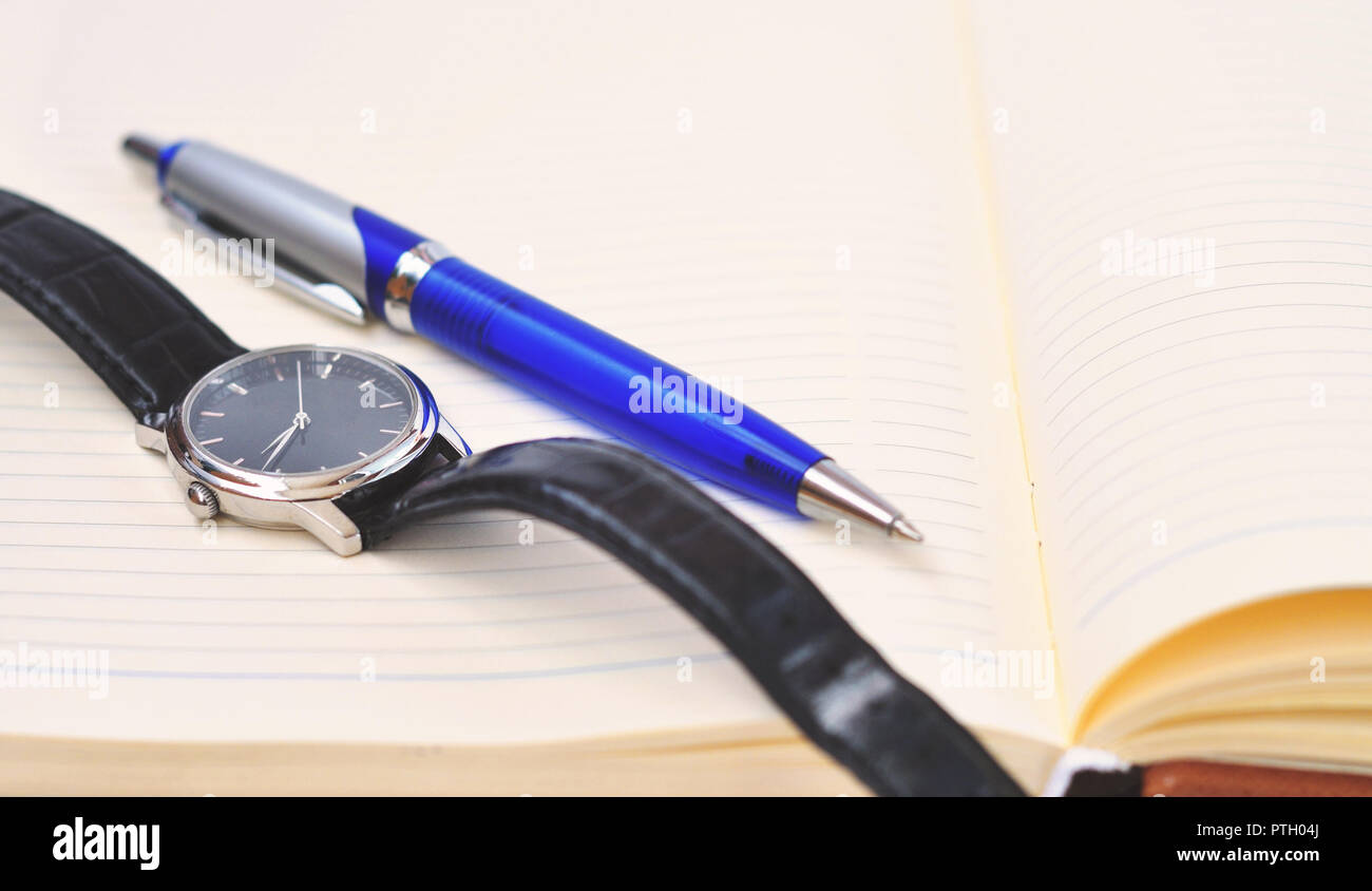 Planning time office clock hi-res stock photography and images - Alamy