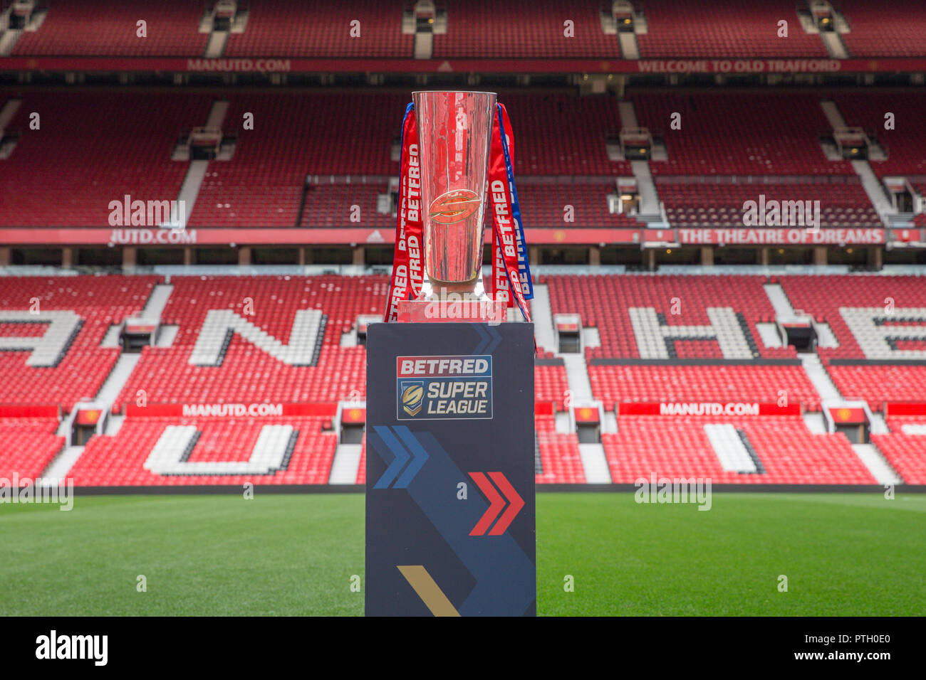 8th October 2018 , Old Trafford, Manchester, England; Betfred Super ...