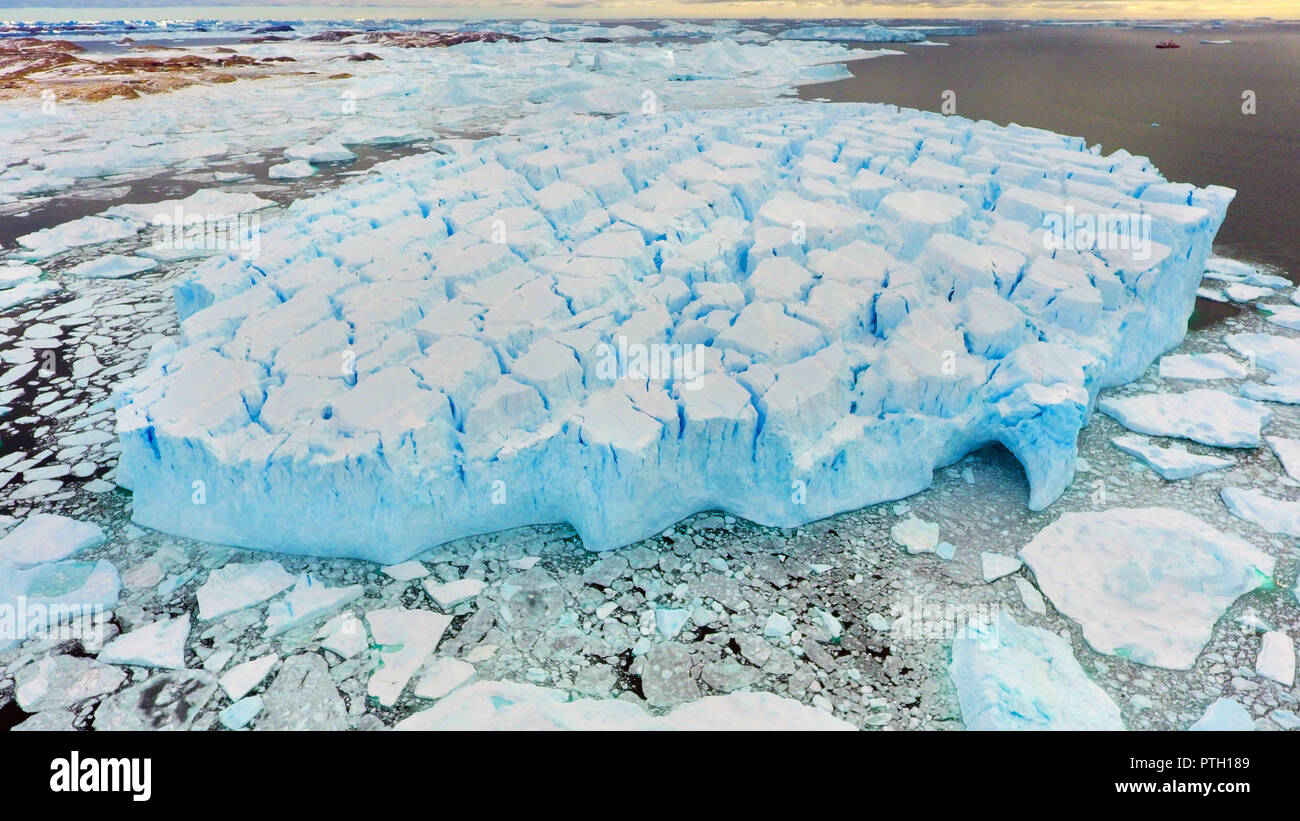 Iceberg expedition hi-res stock photography and images - Alamy