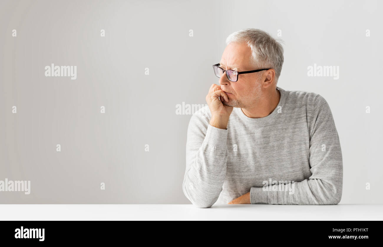 Thinking vision hi-res stock photography and images - Alamy