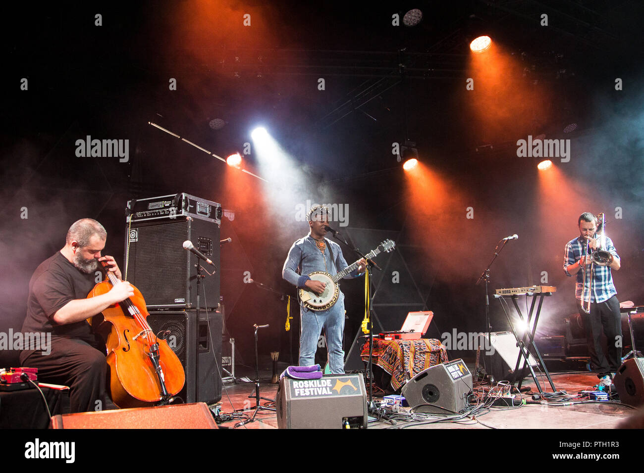 French cameroonian songwriter hi-res stock photography and images - Alamy