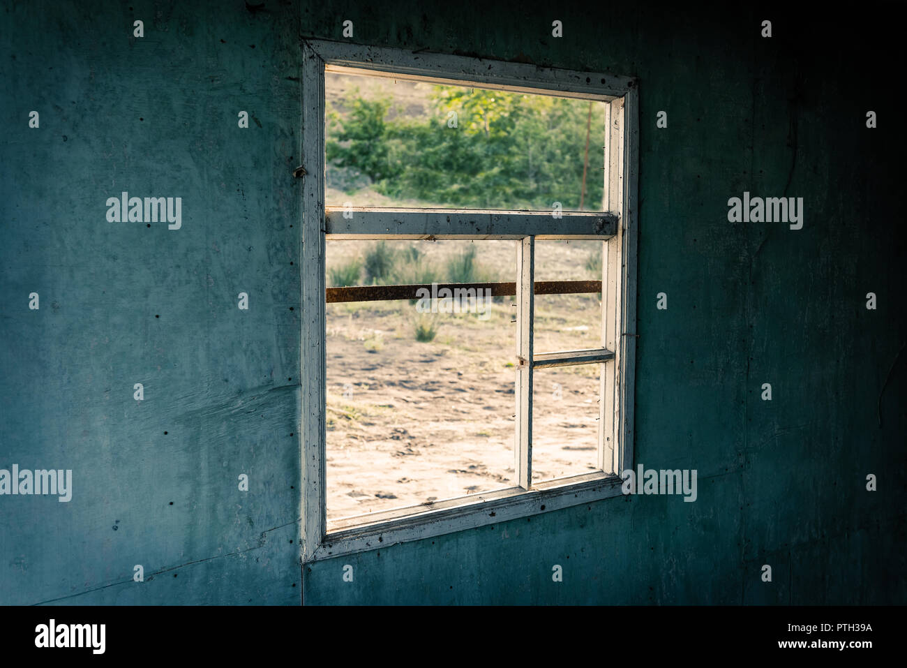 Old abandoned timber frame house hi-res stock photography and images ...