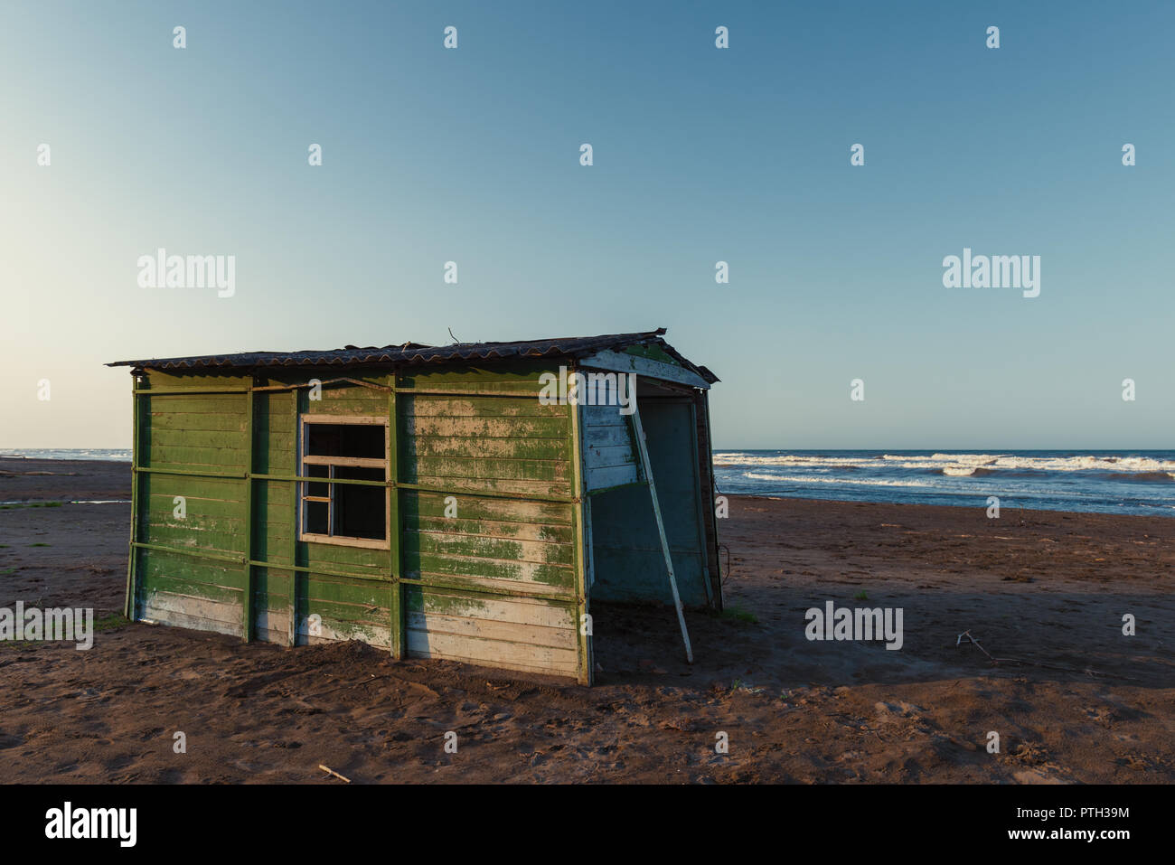 Old abandoned fishing house by the sea Stock Photo - Alamy