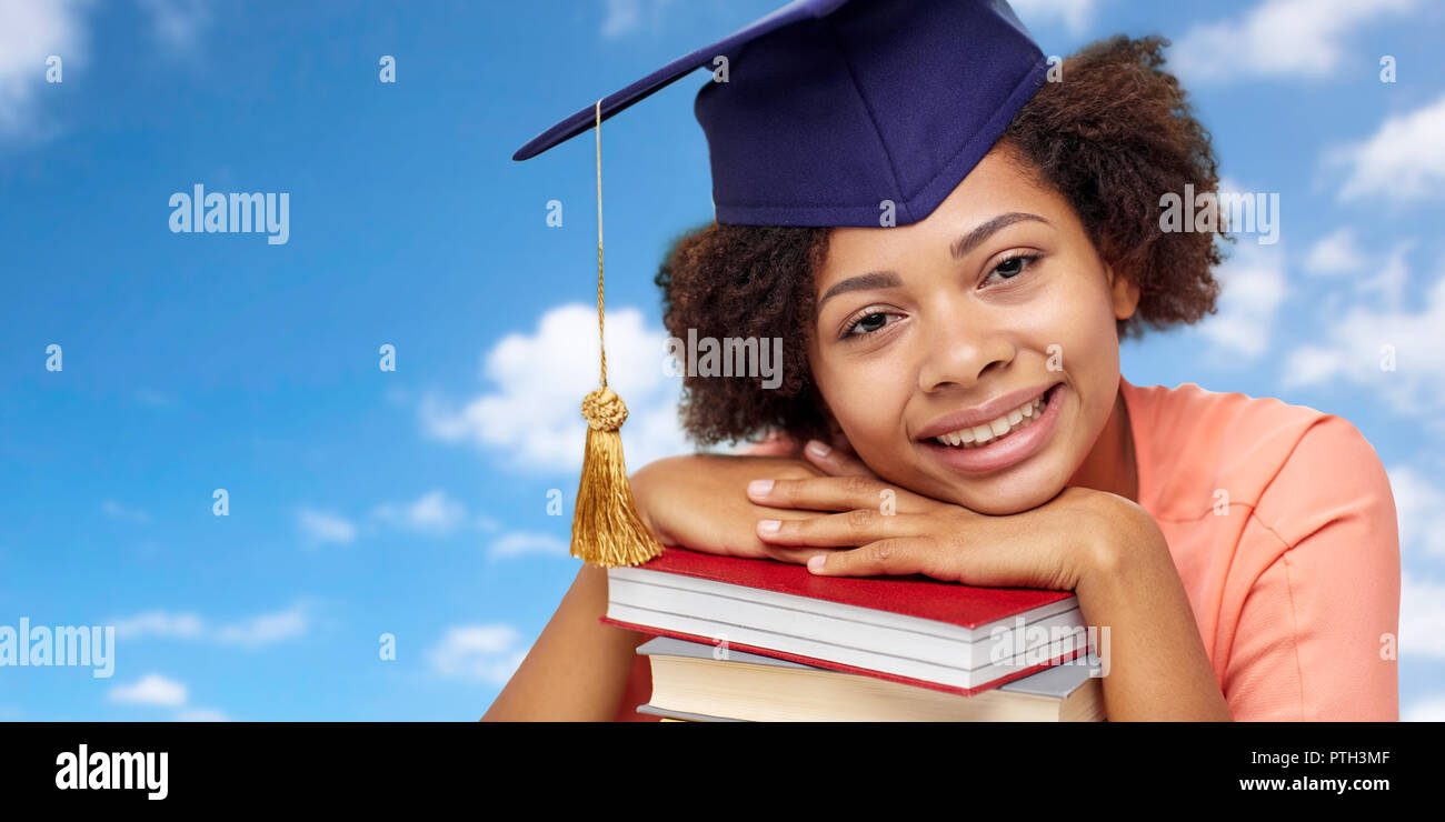 African student graduation cap hi-res stock photography and images - Alamy