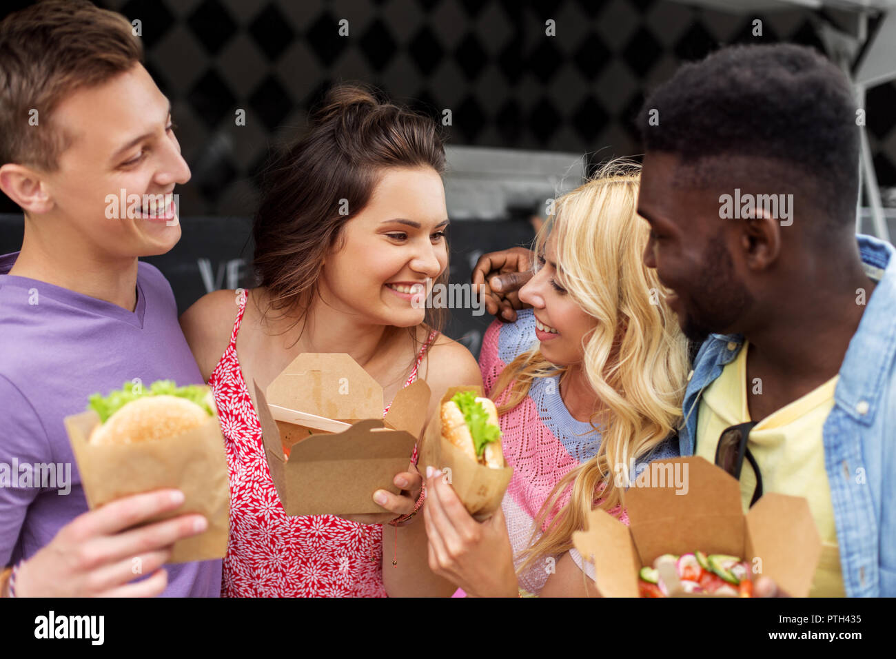 Food for takeaway hi-res stock photography and images - Alamy