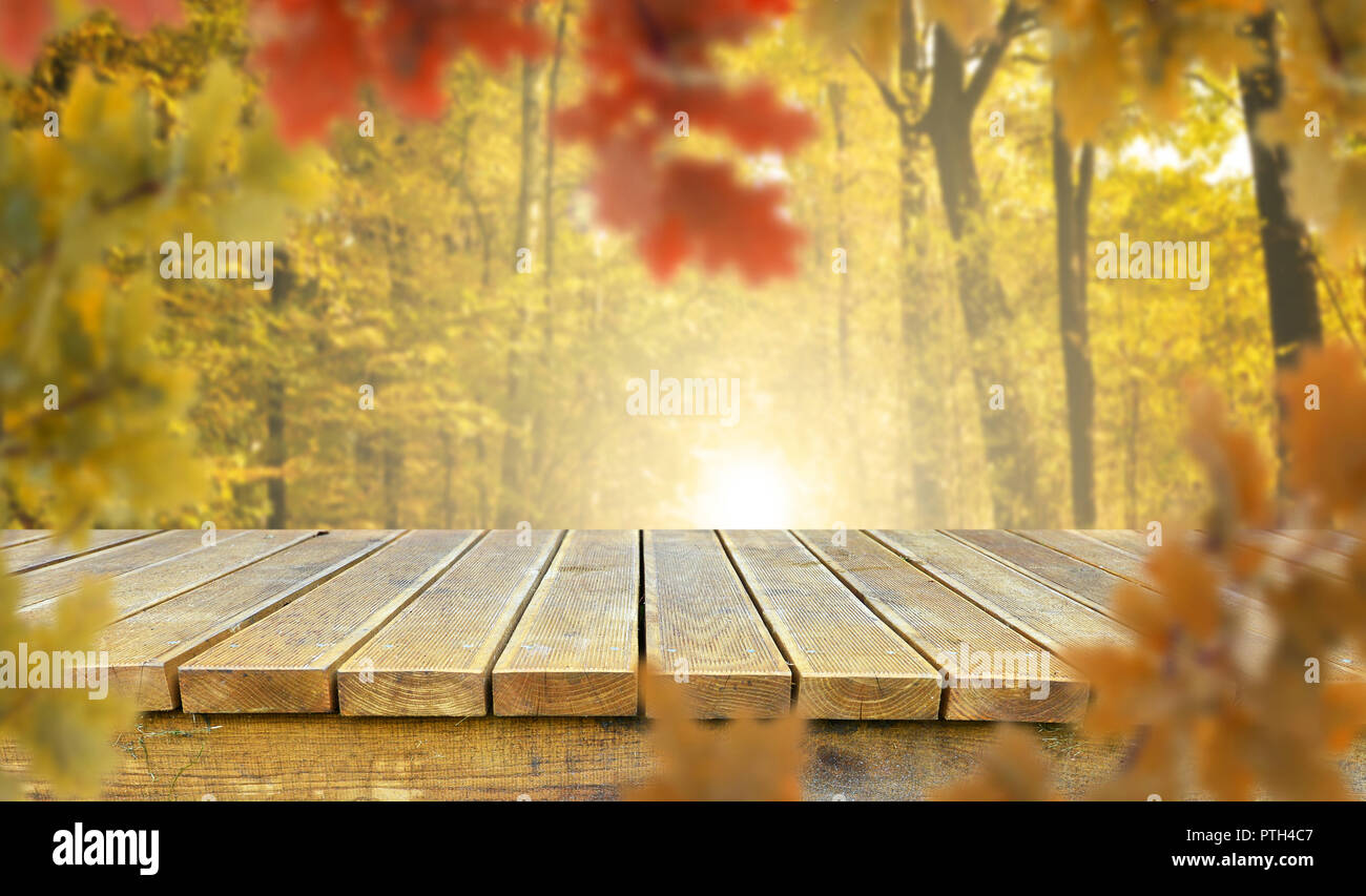 Empty table for display montages Stock Photo - Alamy