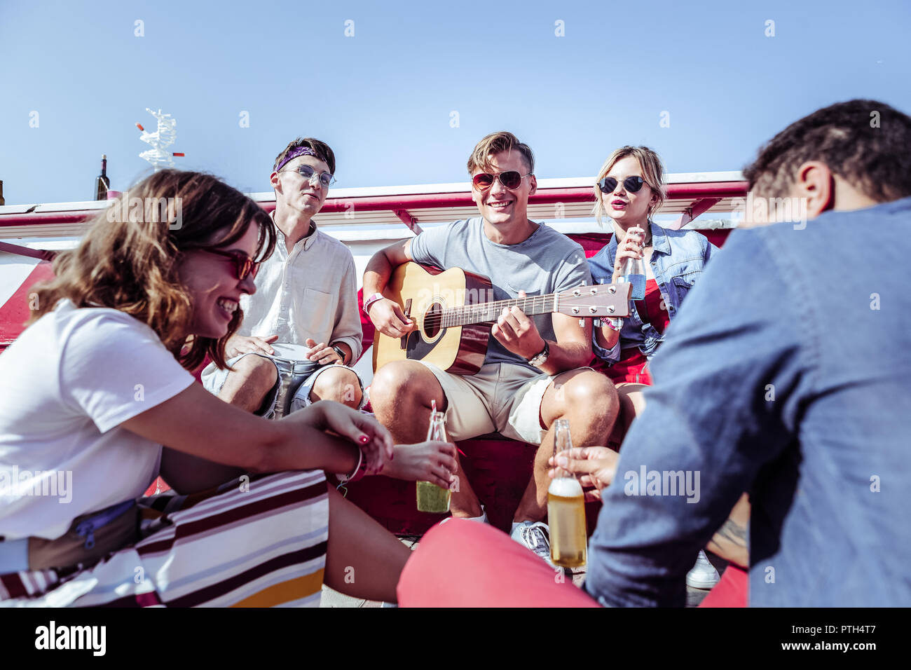 Friends friendship together communication hi-res stock photography and ...