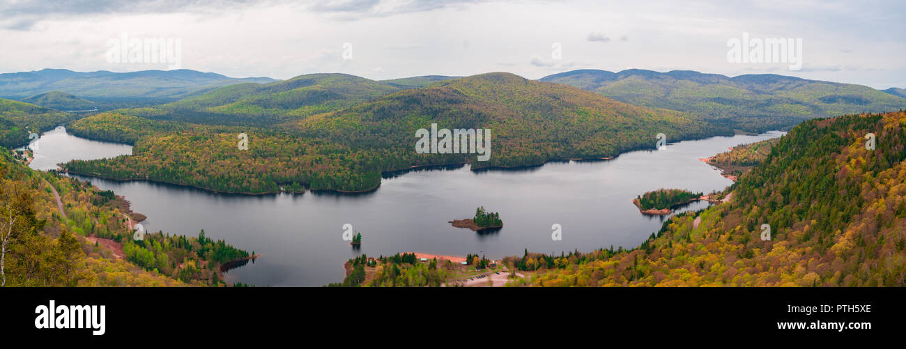 Riviere rouge, Mont Tremblant National Park, Laurentian Mountains ...