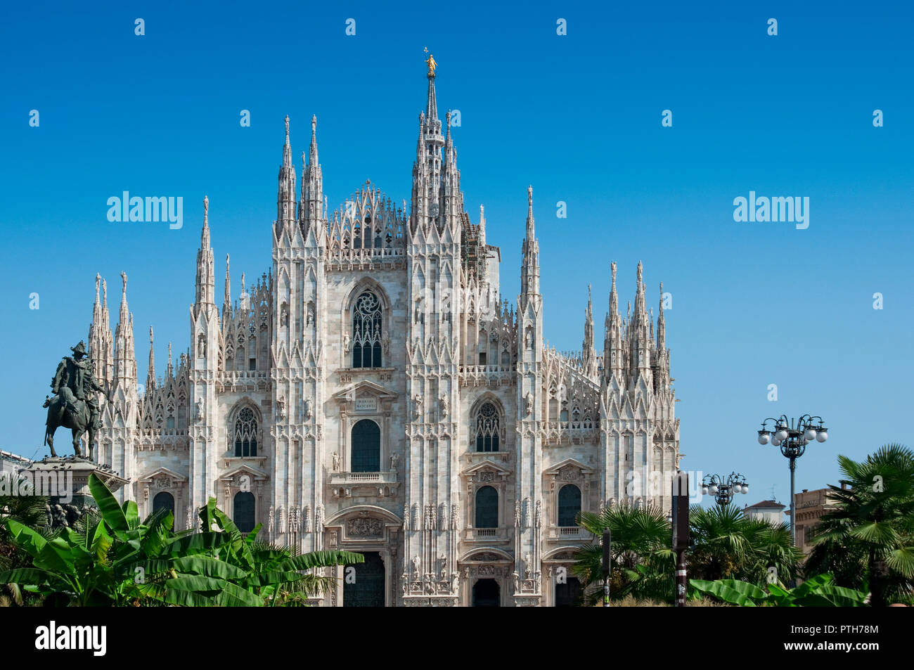 Italy. Lombardy, Milan, Piazza Duomo Square, Palm Trees Stock Photo - Alamy