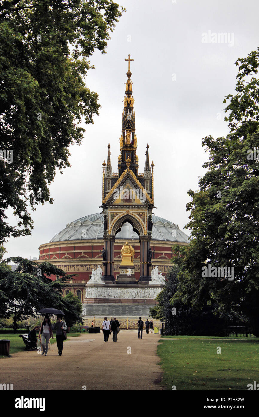A view of the Albert Memorial with the Royal Albert Hall in the ...