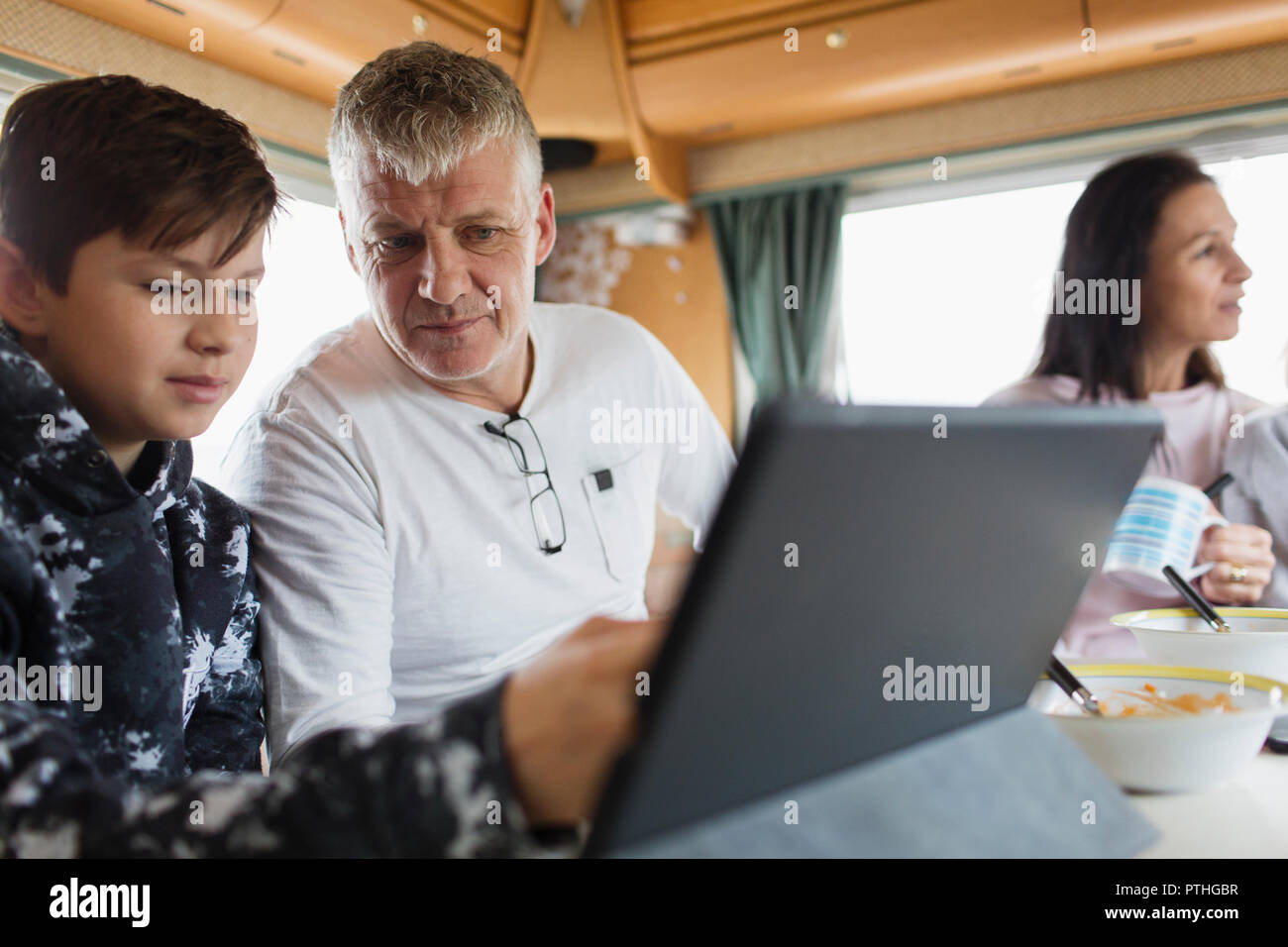 Tween looking digital tablet hi-res stock photography and images - Alamy