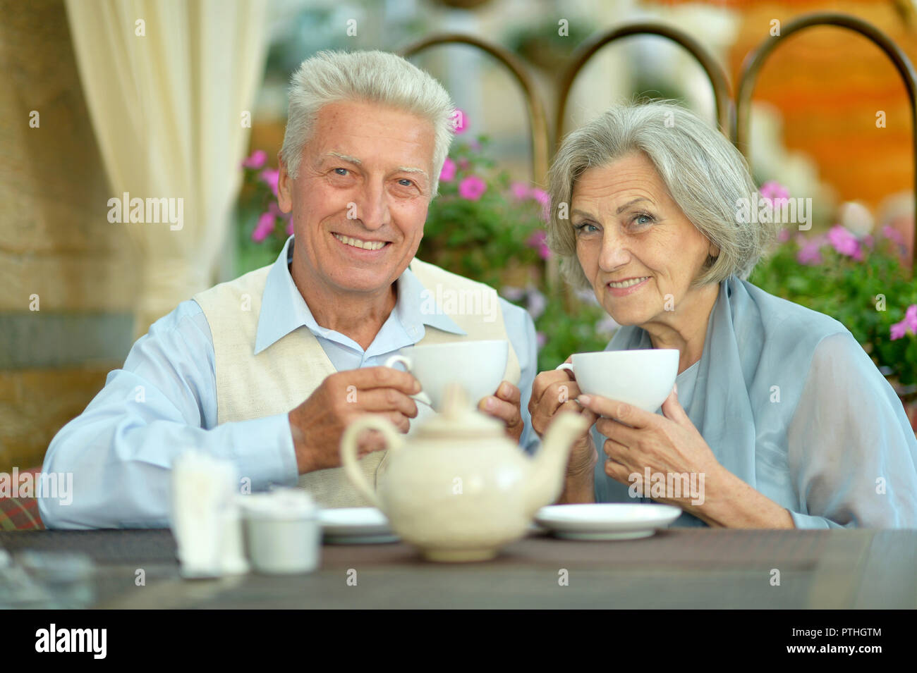 Carry drink hi-res stock photography and images - Alamy