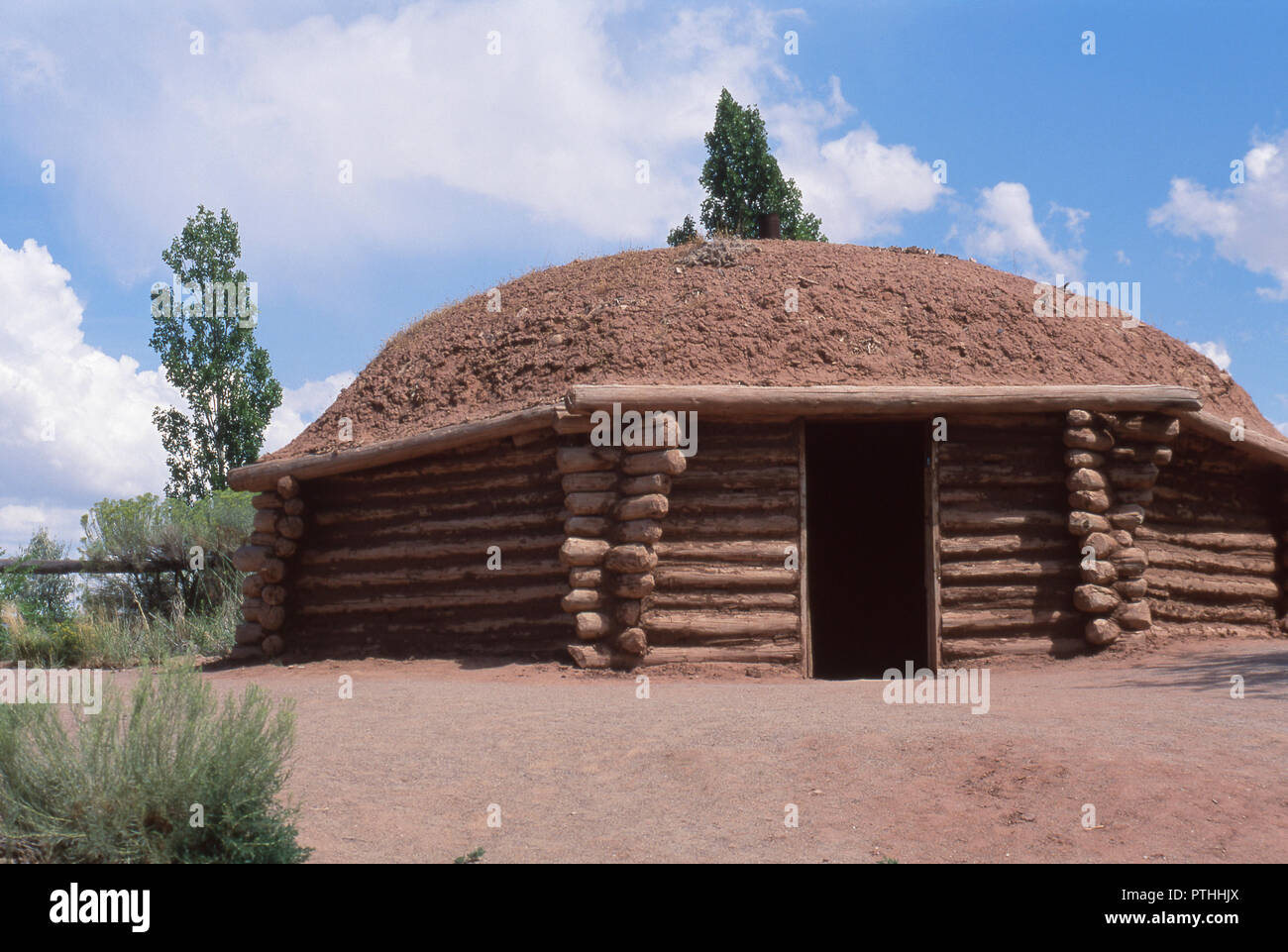 Navajo Hogan High Resolution Stock Photography and Images - Alamy