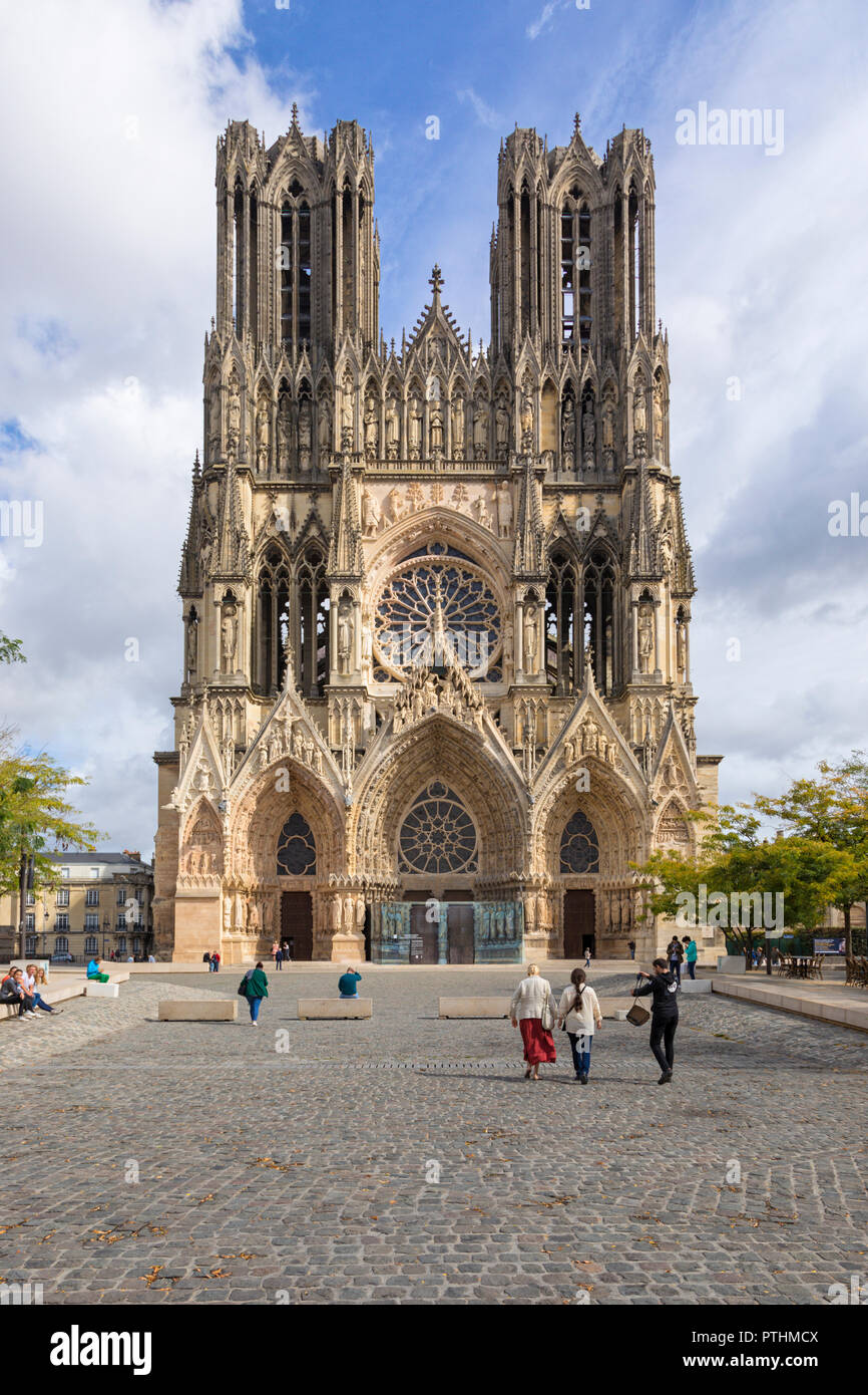 Reims architecture hi-res stock photography and images - Alamy