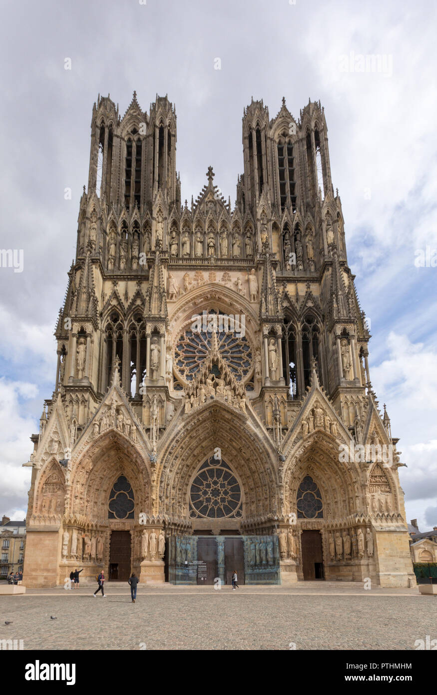 Our Lady of Reims, gothic cathedral at Reims, France Stock Photo - Alamy