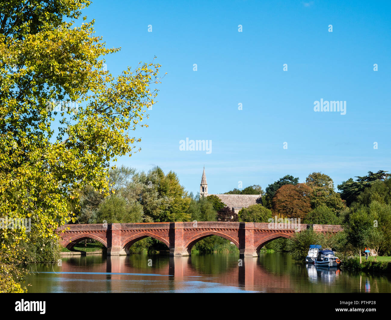 Clifton hampden bridge hi-res stock photography and images - Alamy