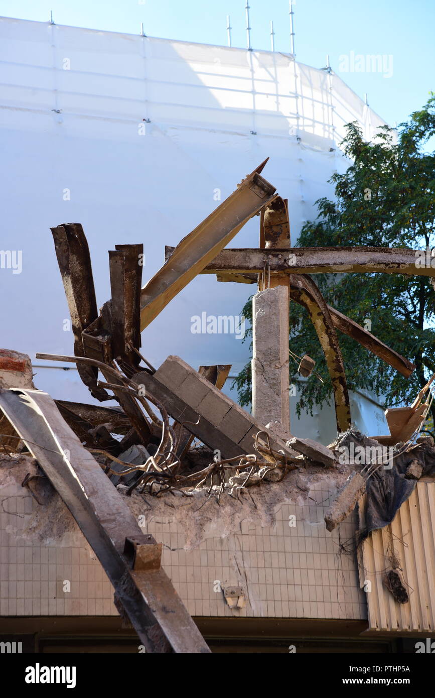 Redeveloping the urban hi-res stock photography and images - Alamy