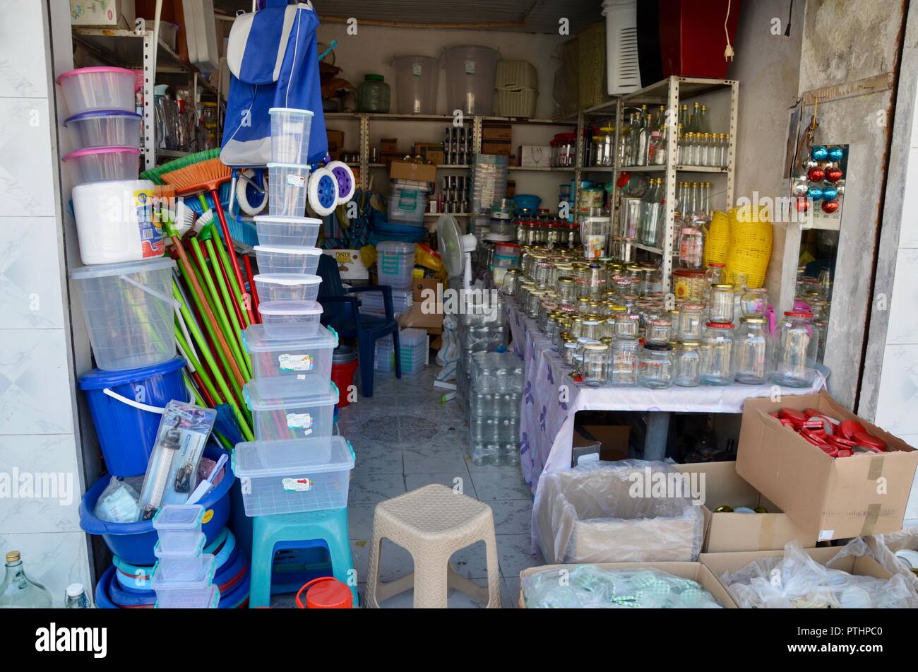Plastic household goods shop hi-res stock photography and images - Alamy