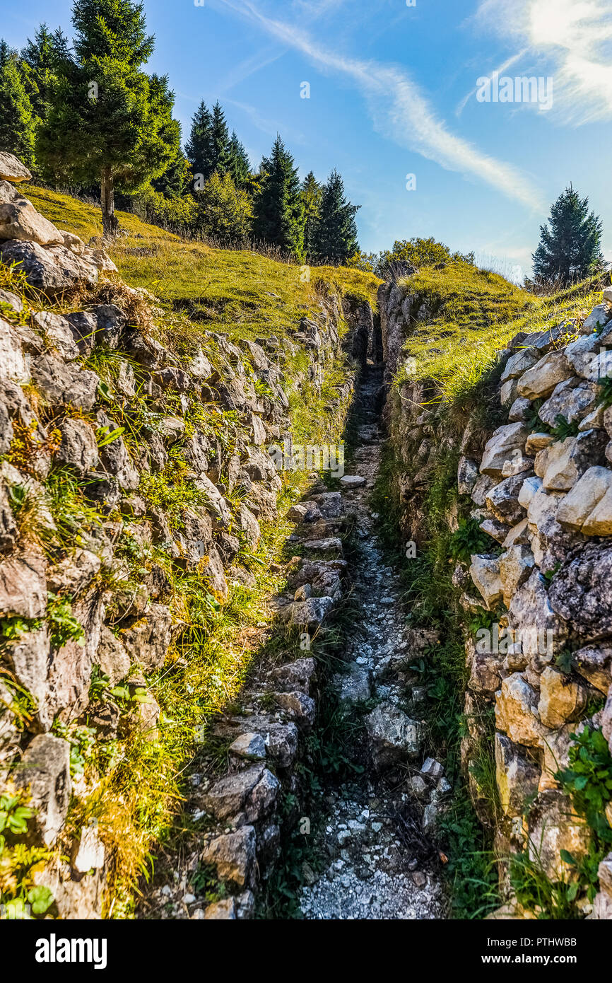 Trench first world war hi-res stock photography and images - Alamy