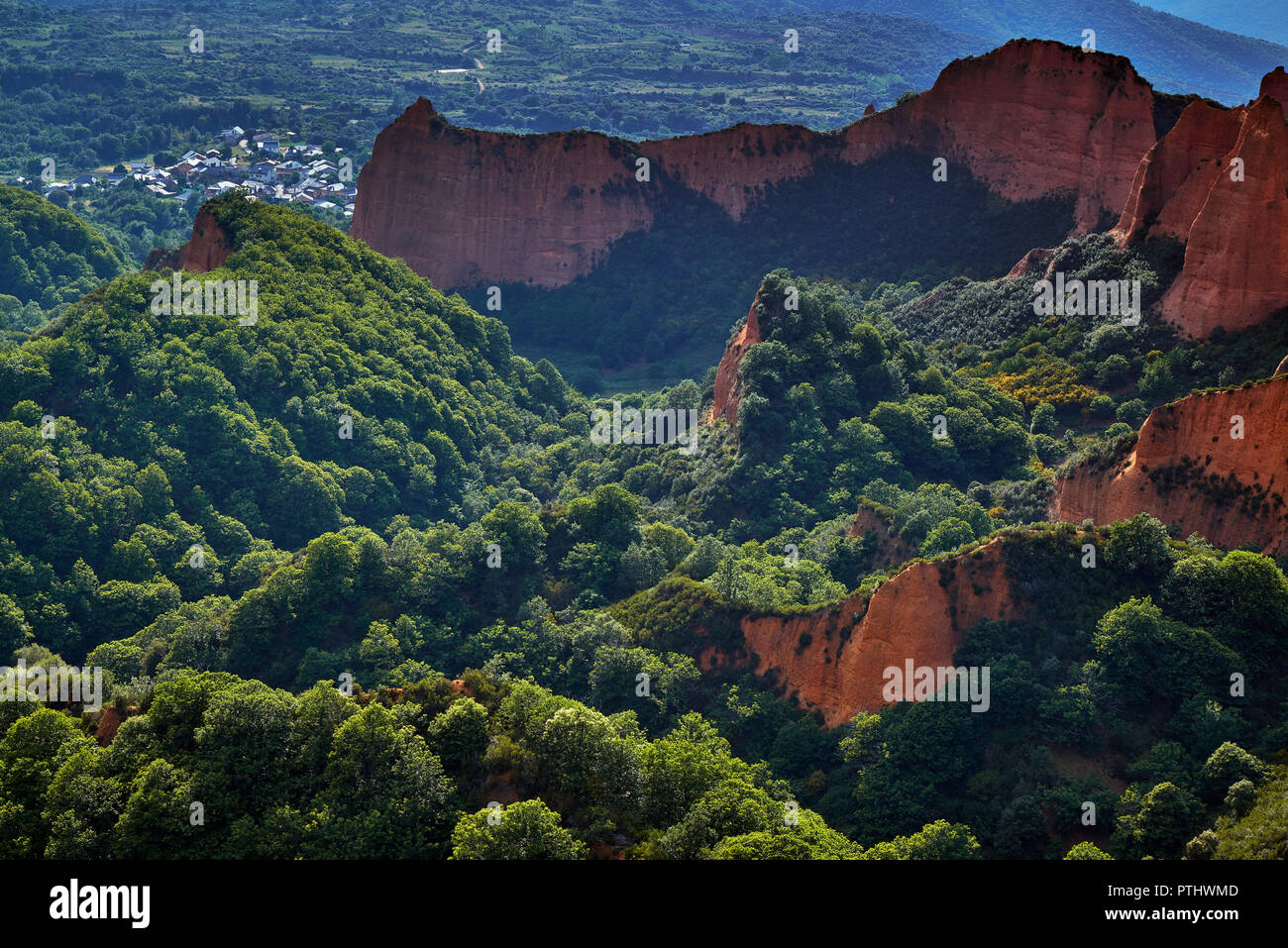 Nature landscape, Las Médulas, roman gold mining World Heritage Site El ...