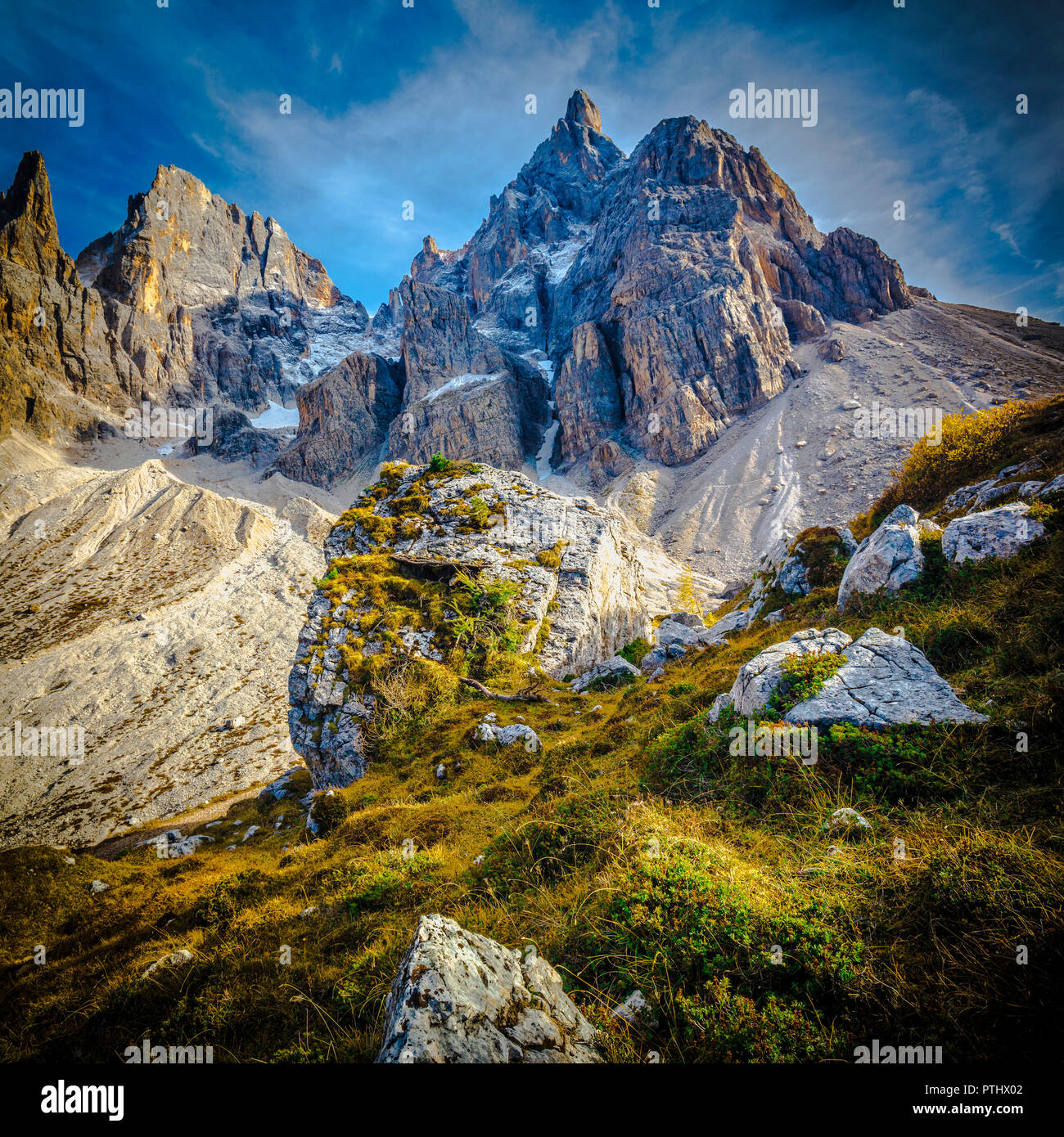 Dolomites dolomiti mountain alps hi-res stock photography and images ...