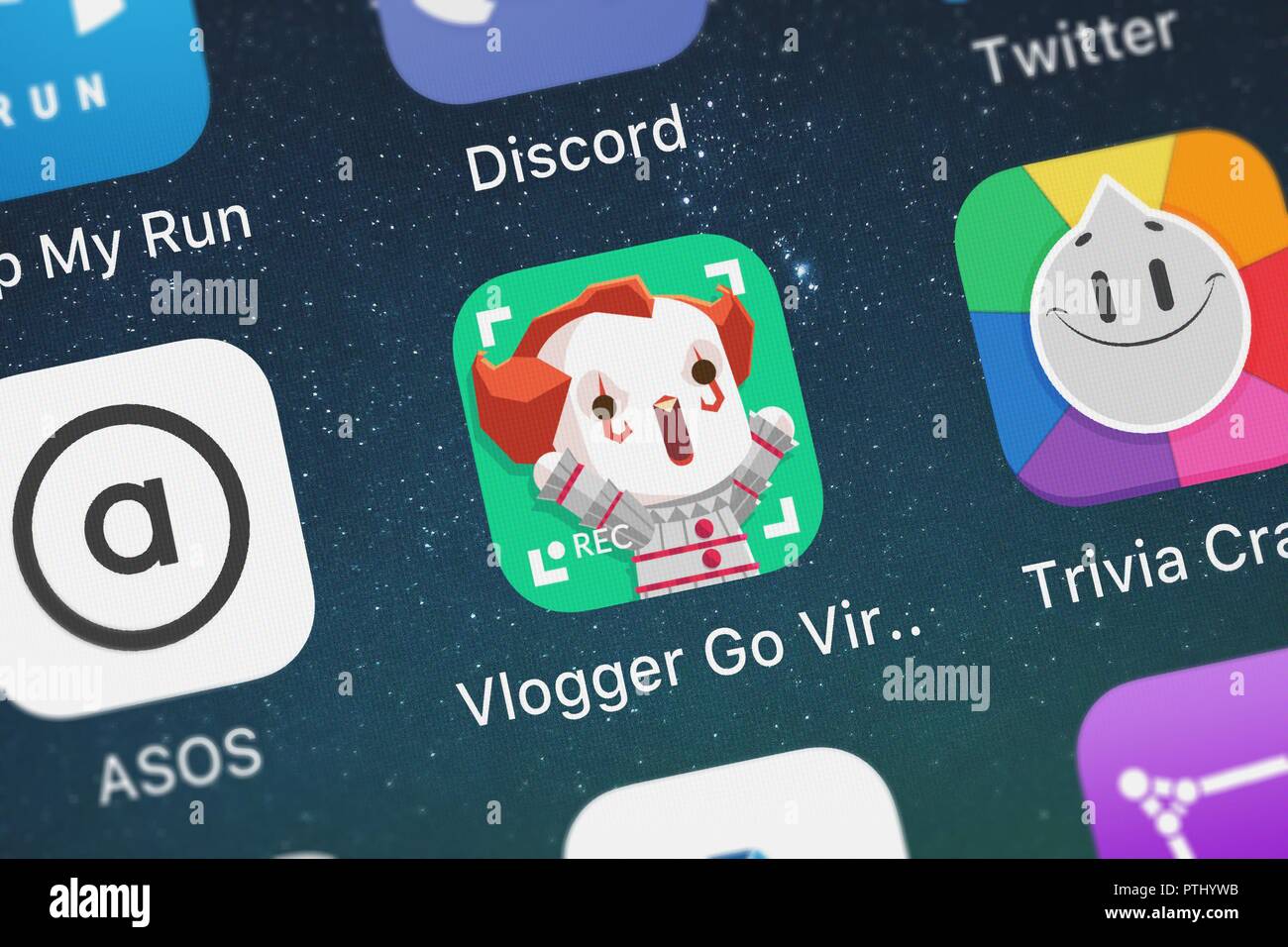 Vlogger go viral hi-res stock photography and images - Alamy