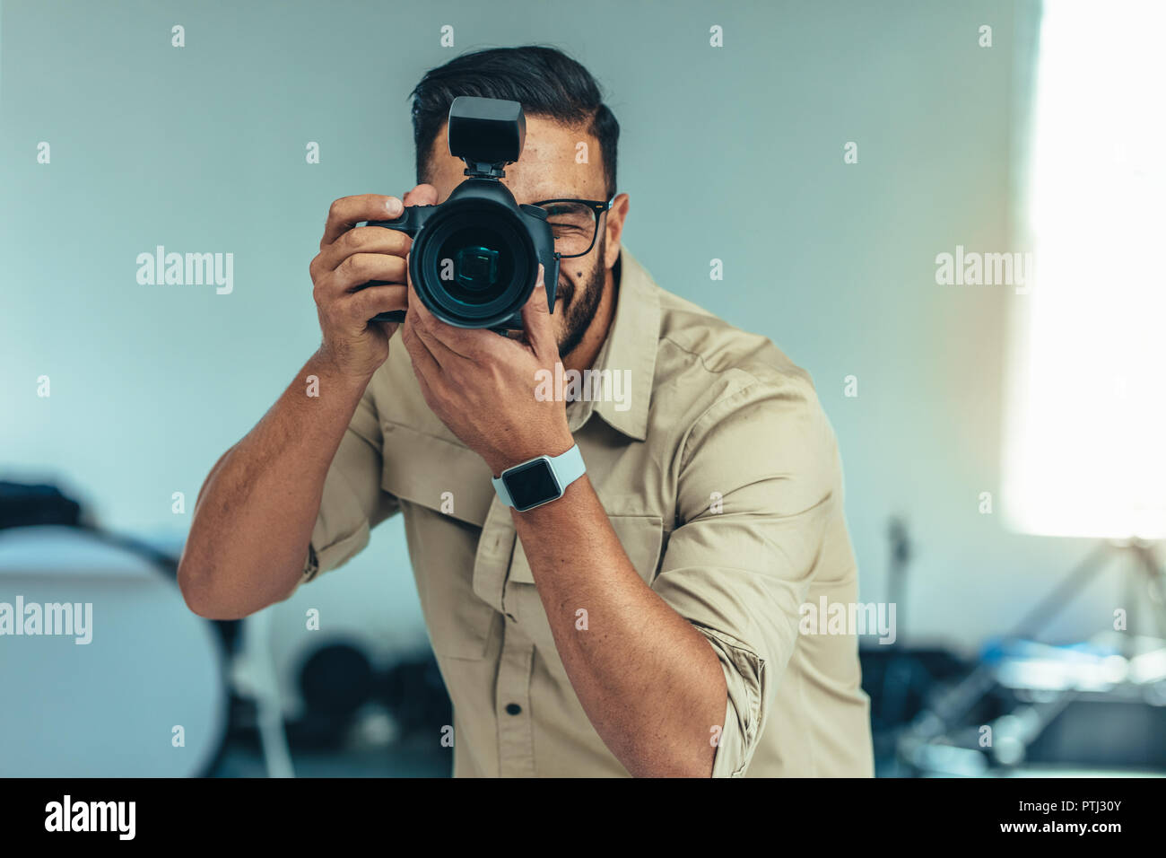 Photographing position hi-res stock photography and images - Alamy