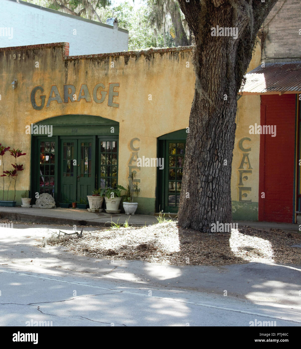 Old mechanics garage in Micanopy, Florida U.S.A. converted into a cafe ...