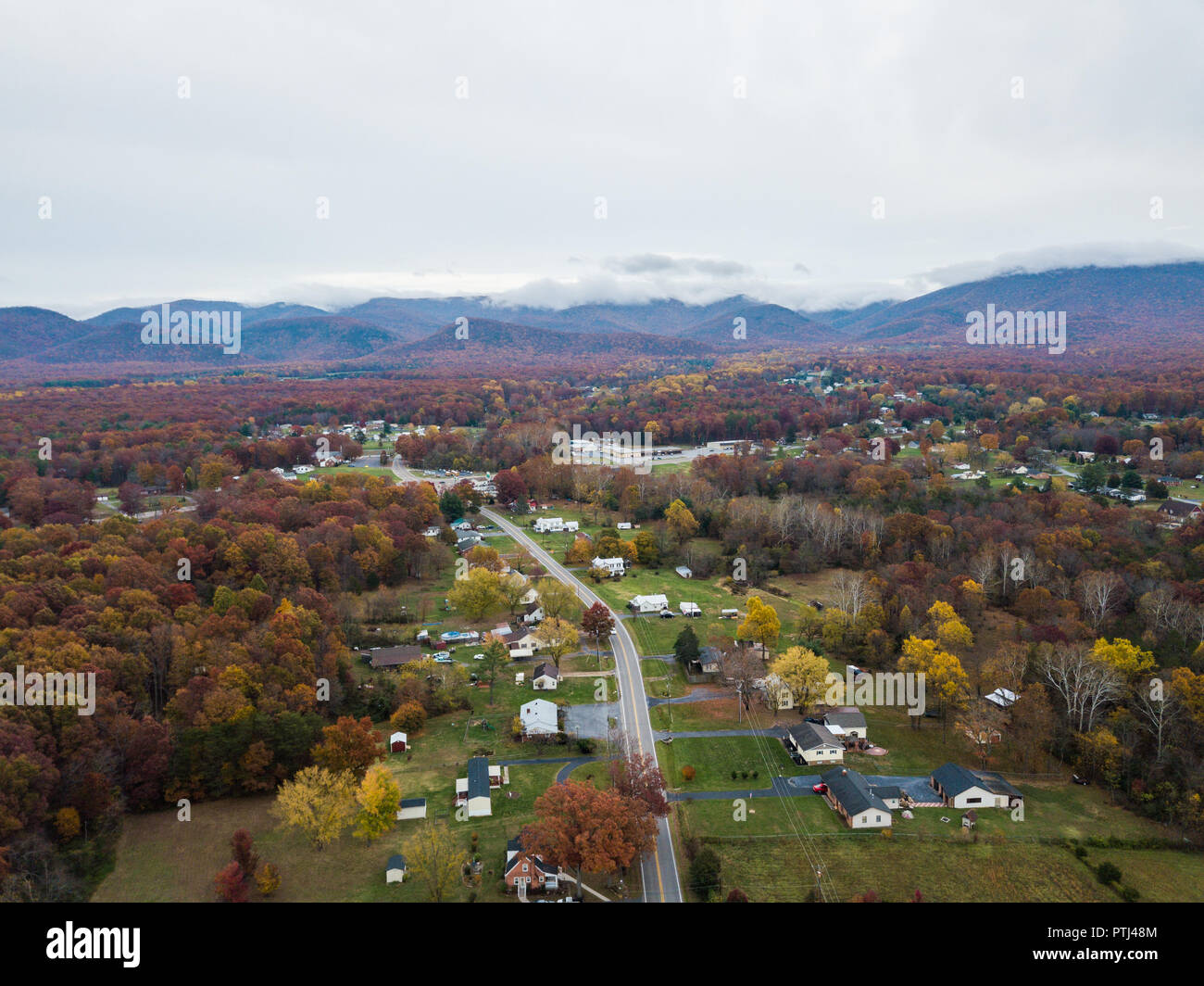 Blue ridge parkway drone hi-res stock photography and images - Alamy