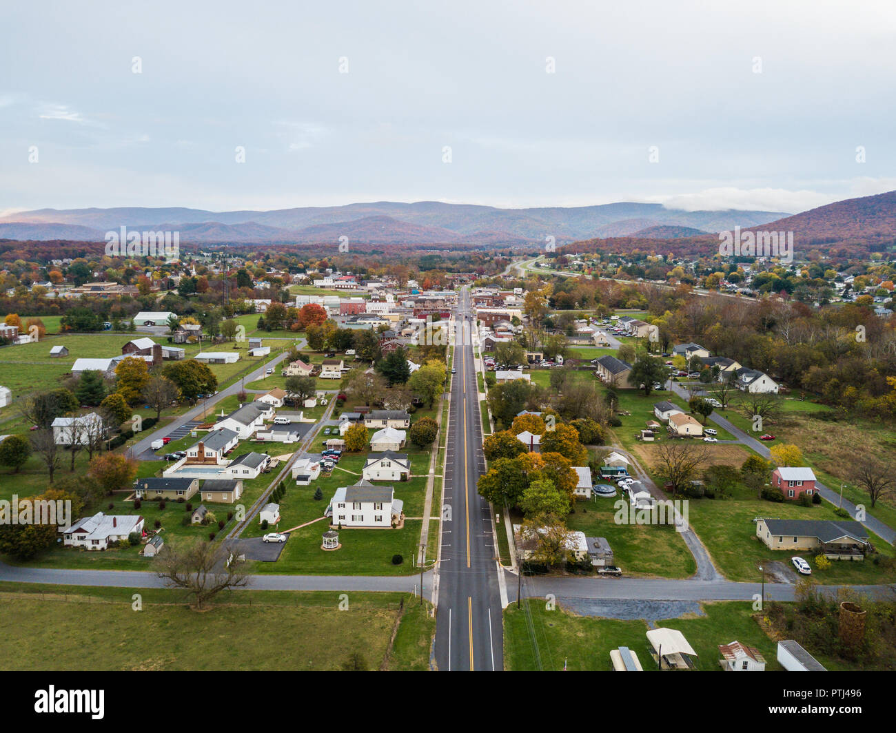 Appalachian mountains winter aerial hi-res stock photography and images ...