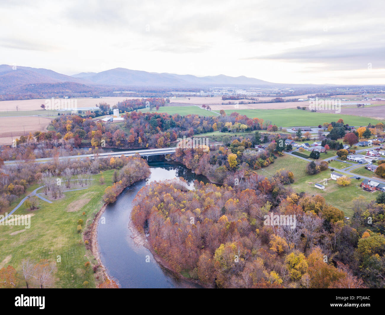Appalachian mountains winter aerial hi-res stock photography and images ...