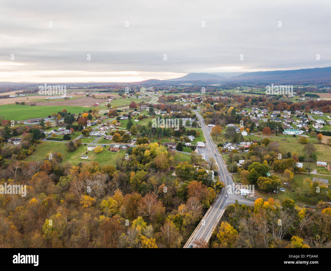 Appalachian mountains winter aerial hi-res stock photography and images ...