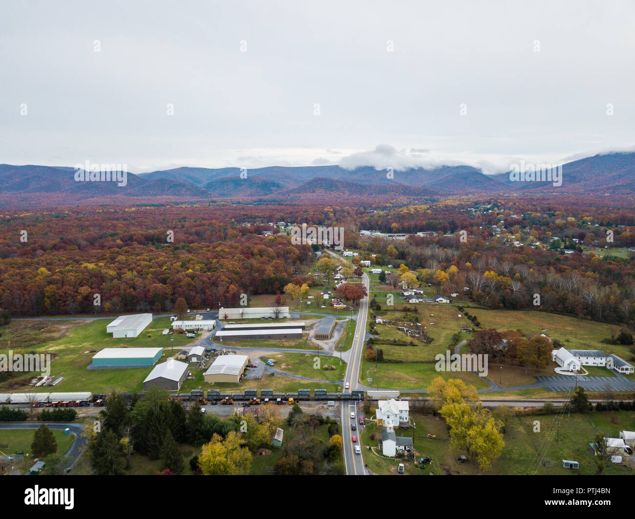 Appalachian mountains winter aerial hi-res stock photography and images ...