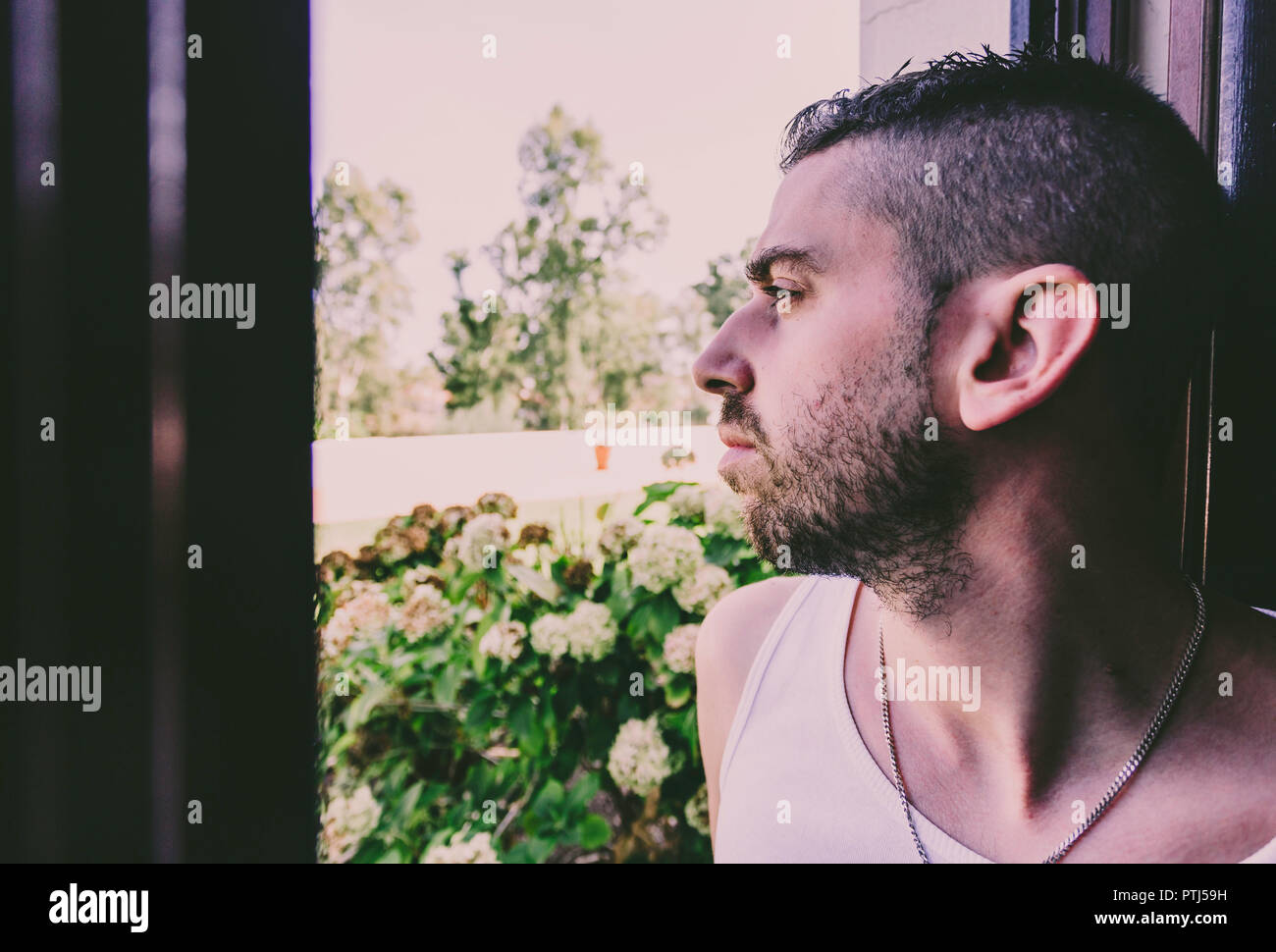 Face side view man male hi-res stock photography and images - Alamy