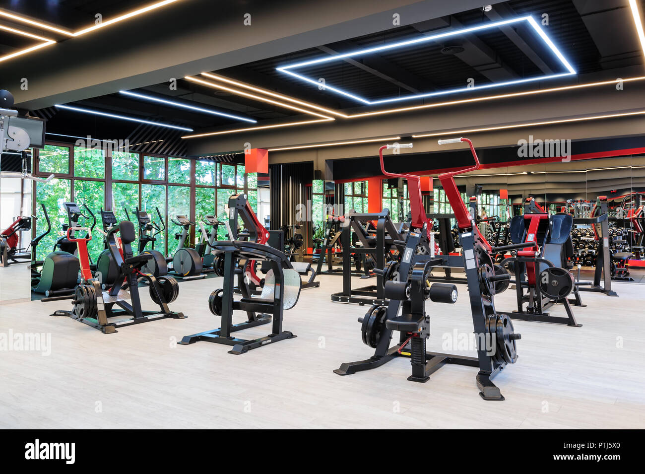 Modern gym interior Stock Photo - Alamy
