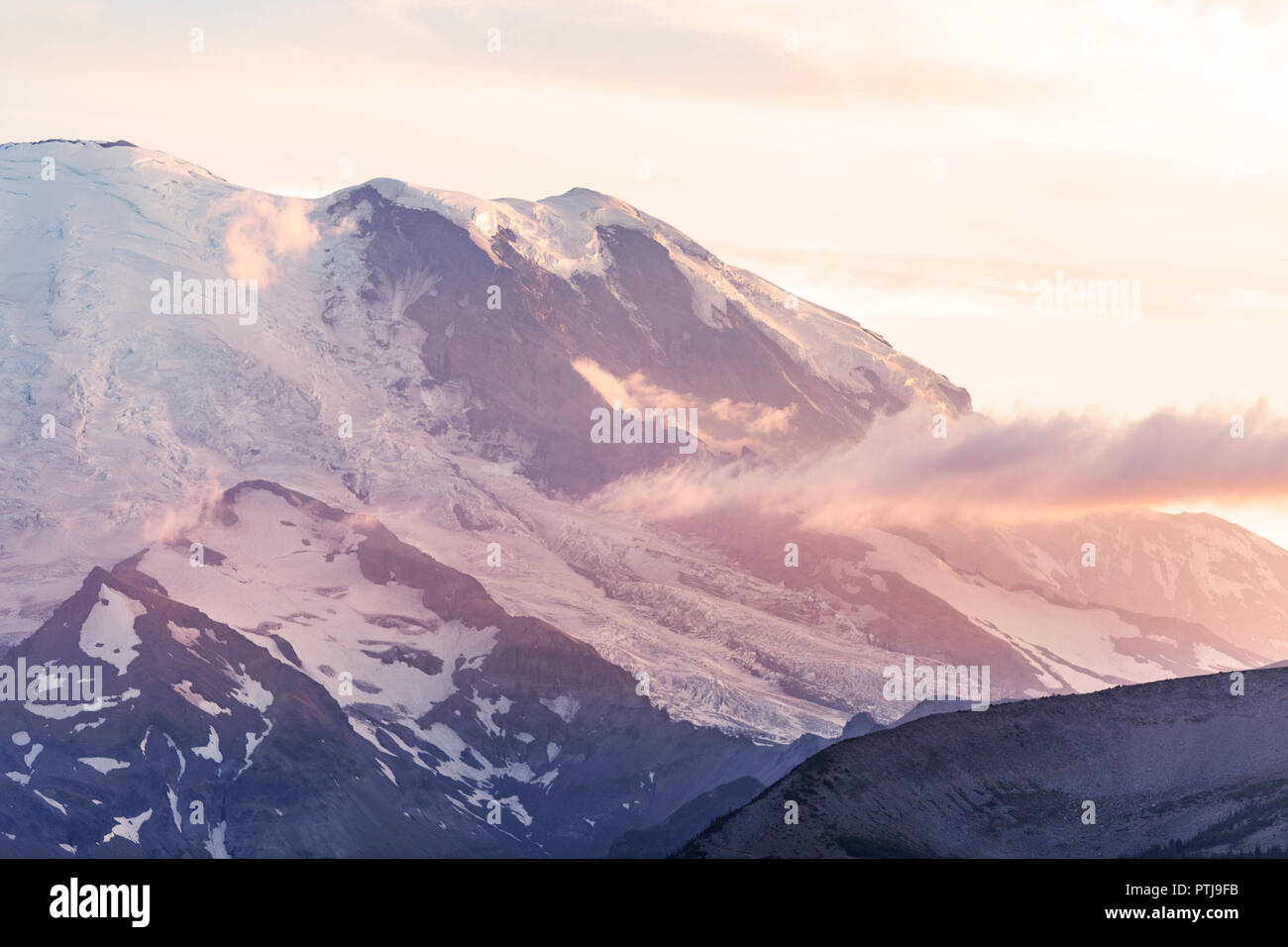 Mountain hikes hi-res stock photography and images - Alamy