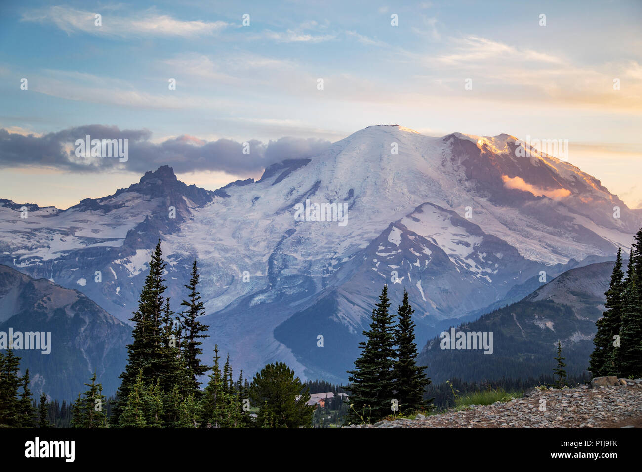 Mount baker mount rainier hi-res stock photography and images - Alamy