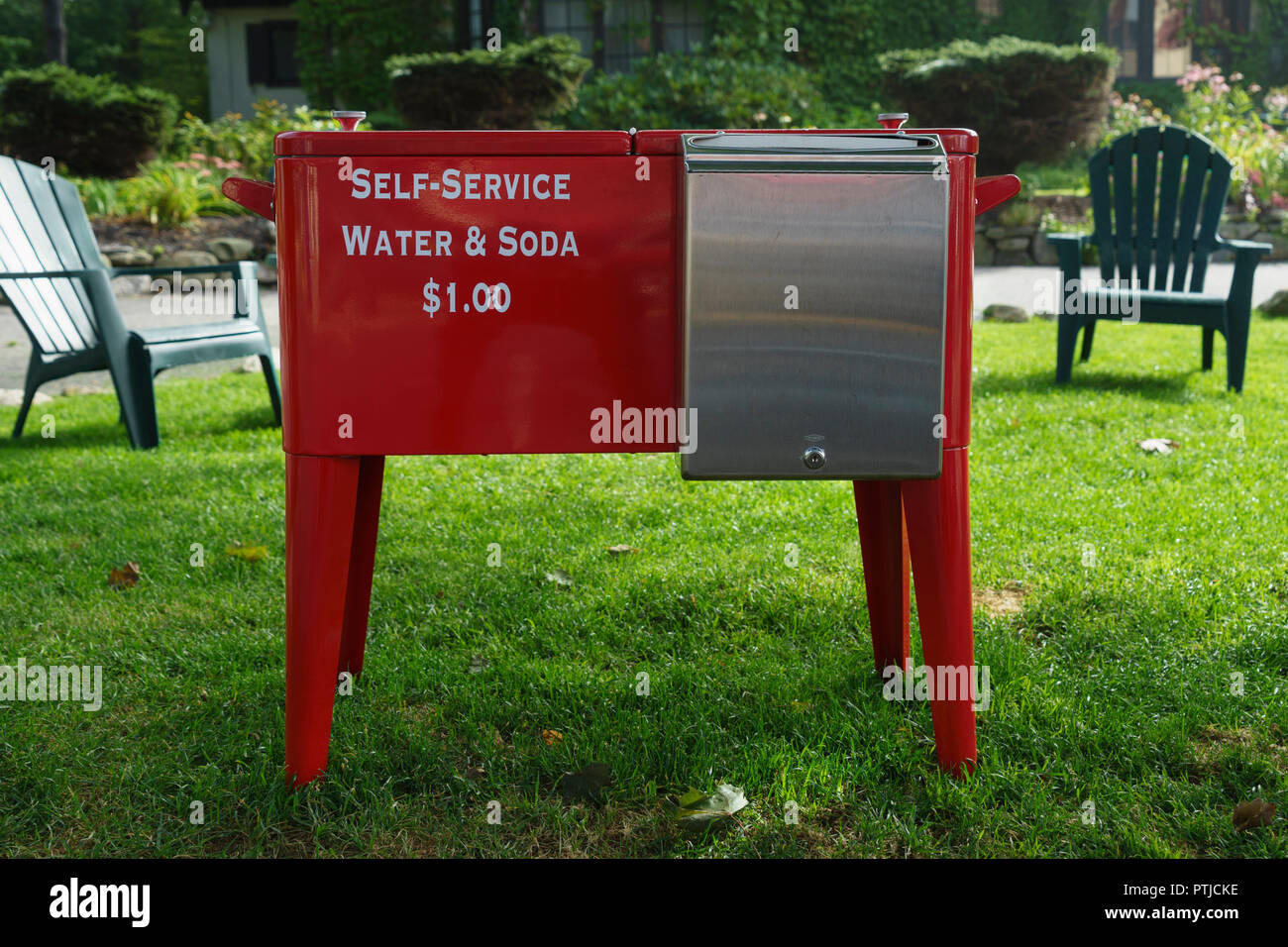 Self service refreshment hi-res stock photography and images - Alamy