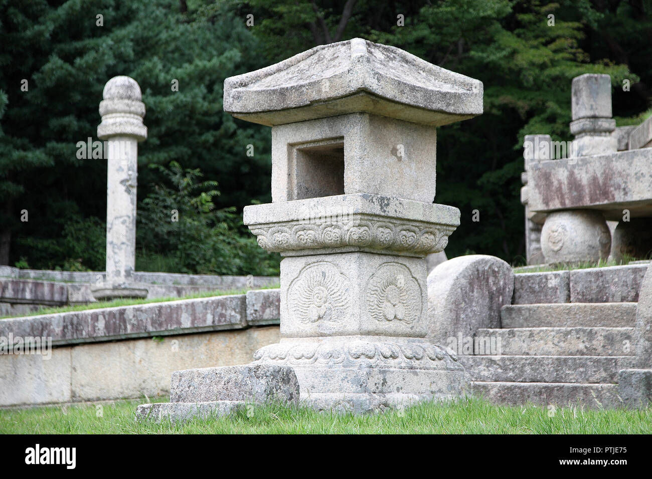 Korean king hi-res stock photography and images - Alamy