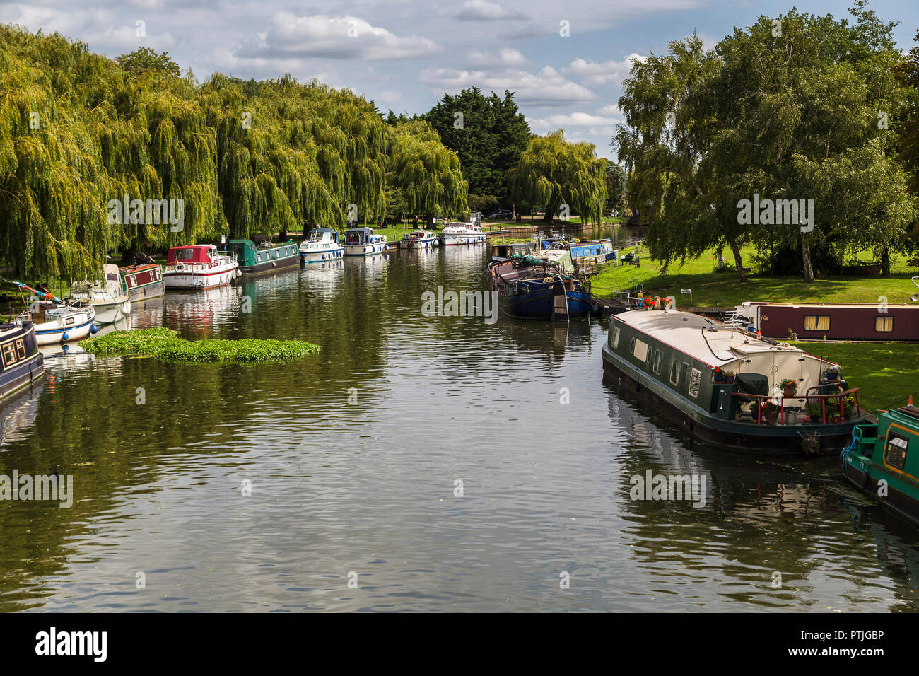 Boats line the river side of the River Great Ouse Stock Photo - Alamy